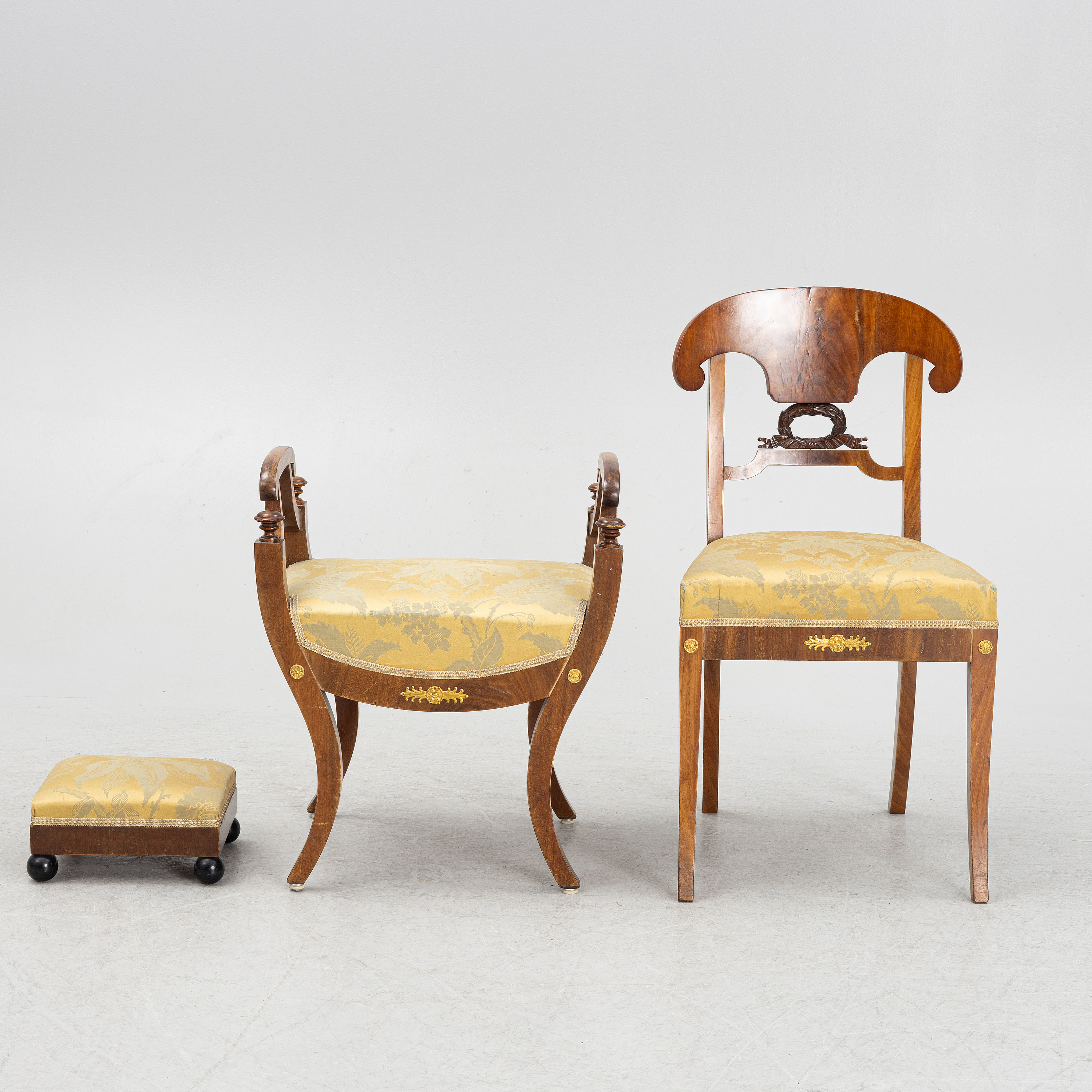 Drawing room suite, 9 pieces, Karl Johan style, 19th century. - Bukowskis