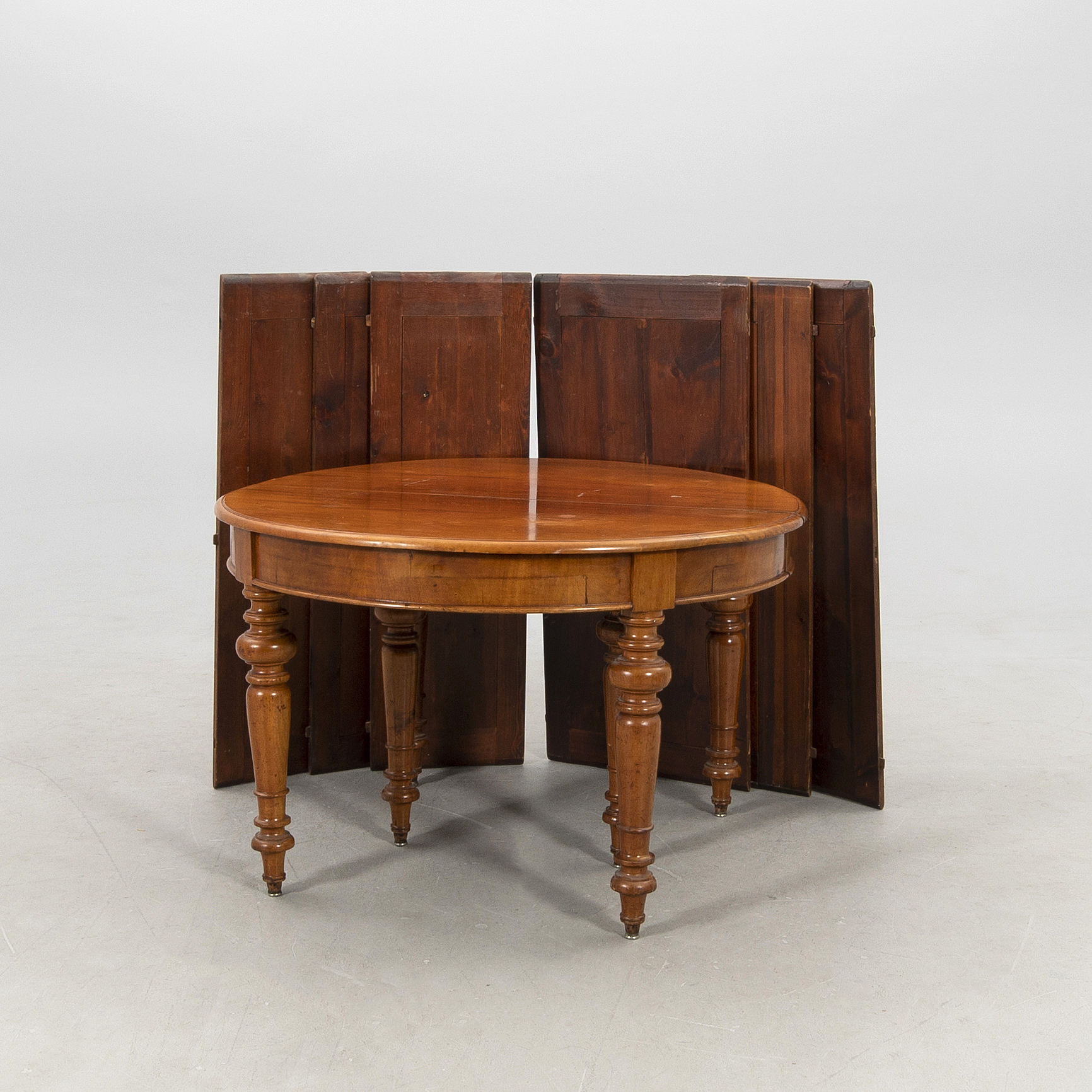 Dining Table, circa 1900. - Bukowskis