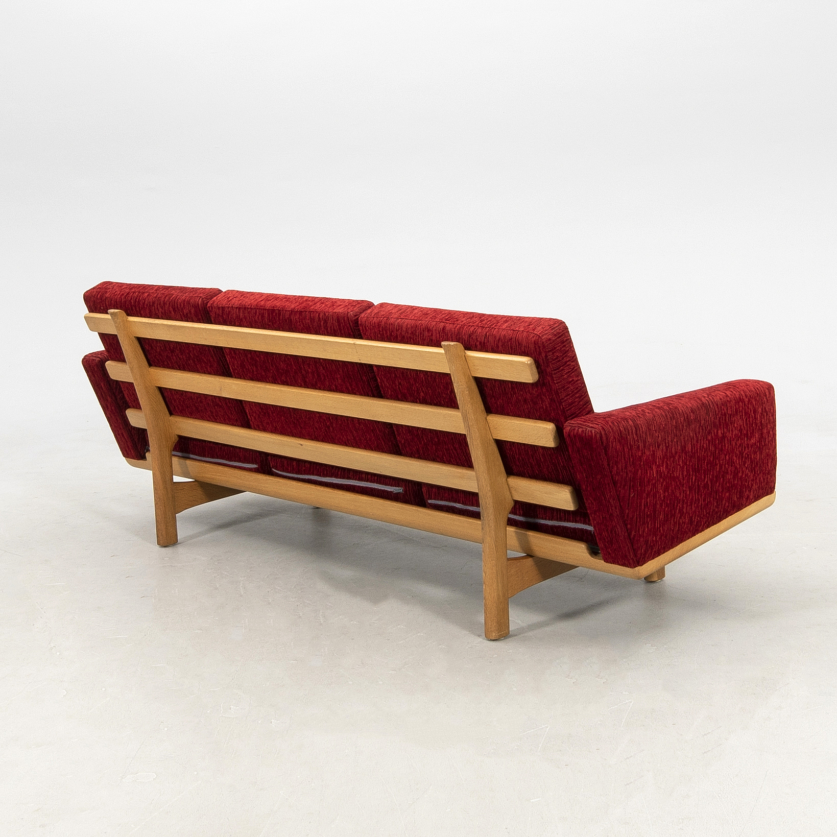 Hans J. Wegner, soffa "GE236" Getama Gedsted Danmark 1960-tal. - Bukowskis
