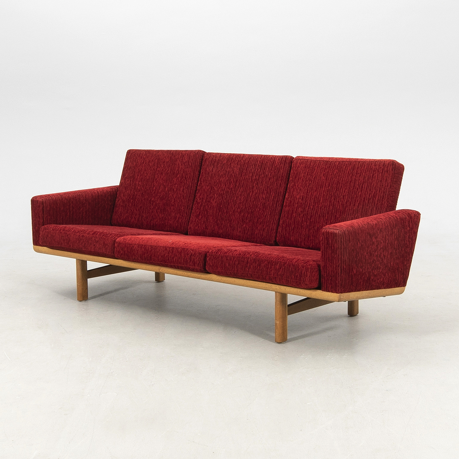 Hans J. Wegner, soffa "GE236" Getama Gedsted Danmark 1960-tal. - Bukowskis