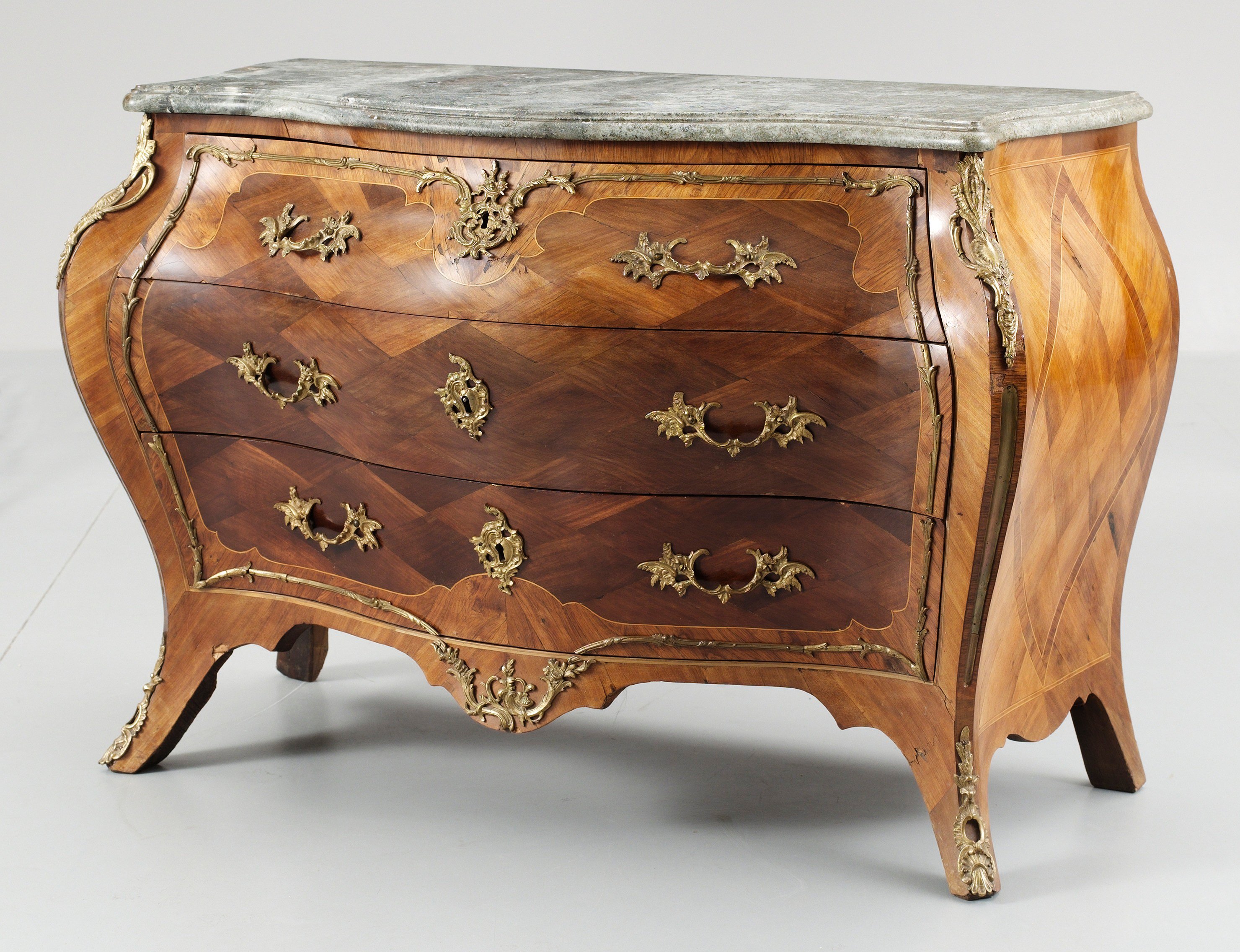 A Swedish Rococo 18th century commode. - Bukowskis