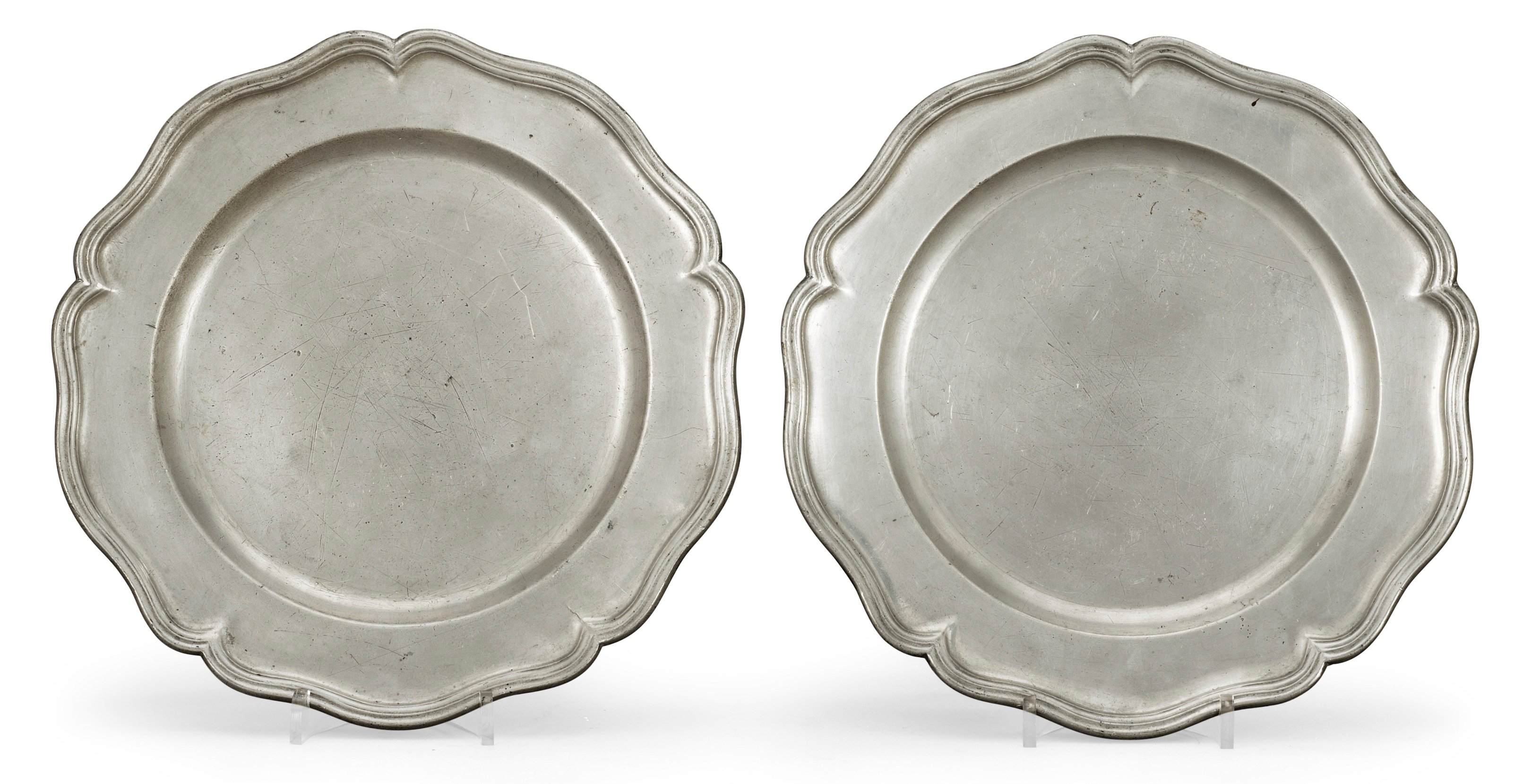 Two Swedish 18th century pewter plates by Weigang resp. Kreitz. - Bukowskis