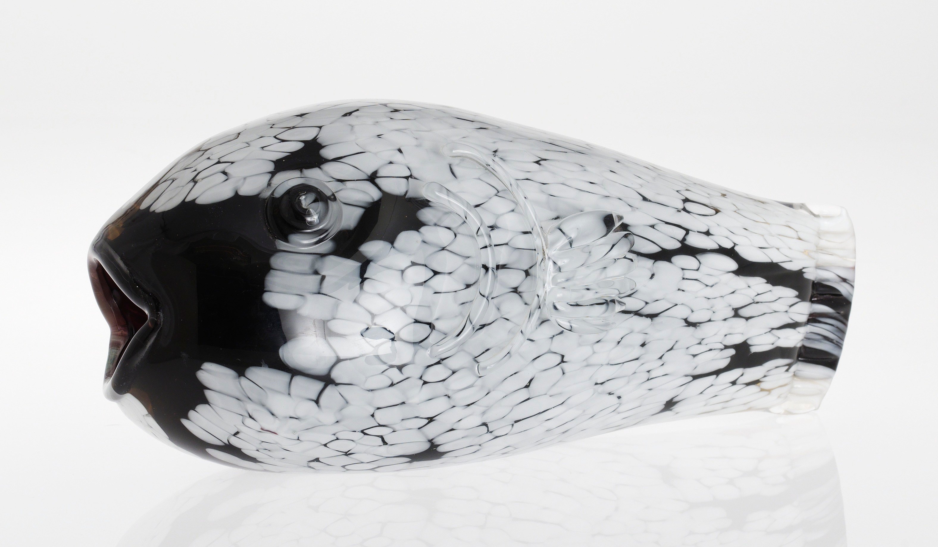 A Tyra Lundgren glass sculpture of a fish, Venini, Murano, Italien ...