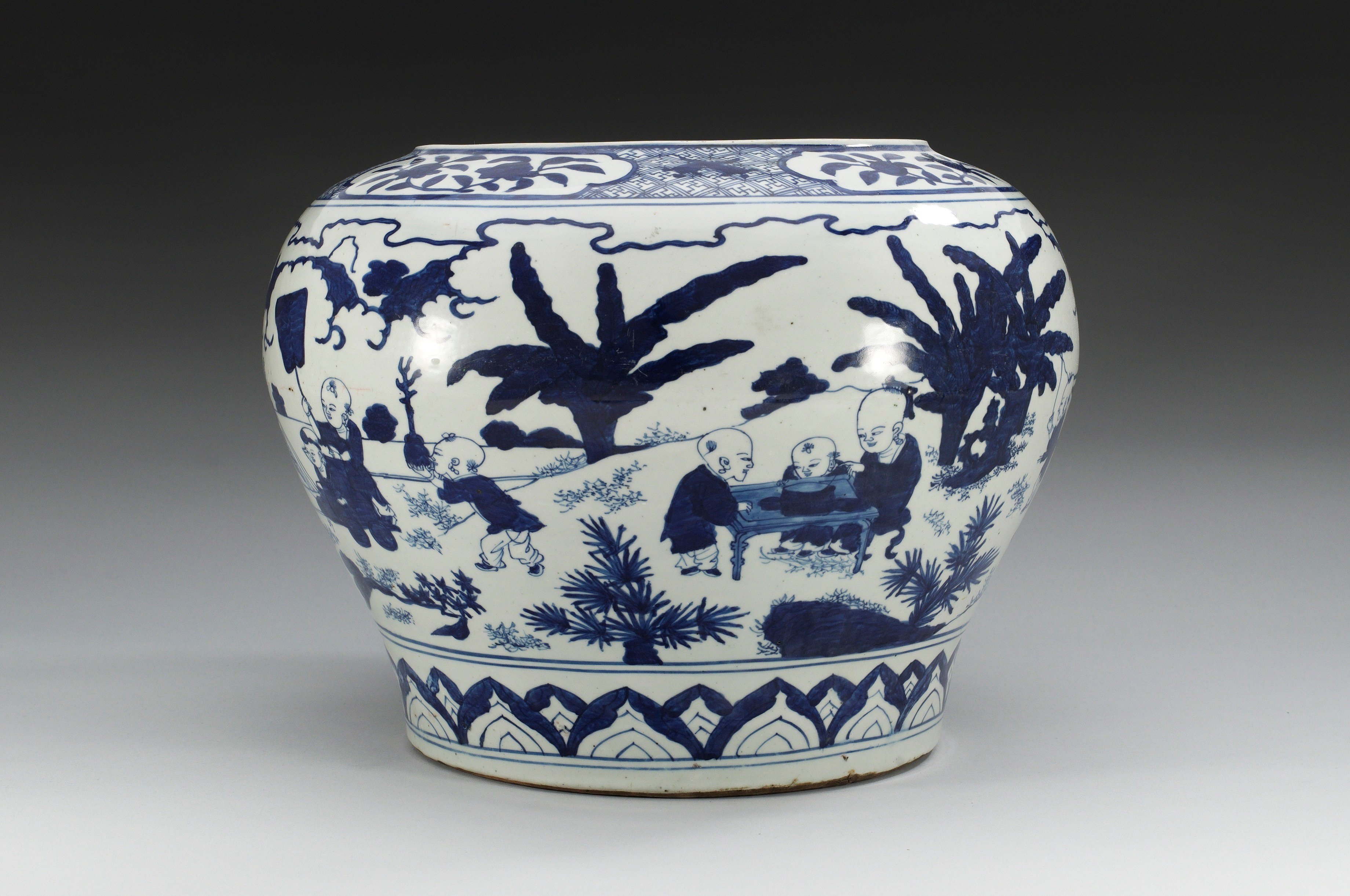 A large blue and white 'boys' jar, Ming dynasty, Jiajing´s six ...