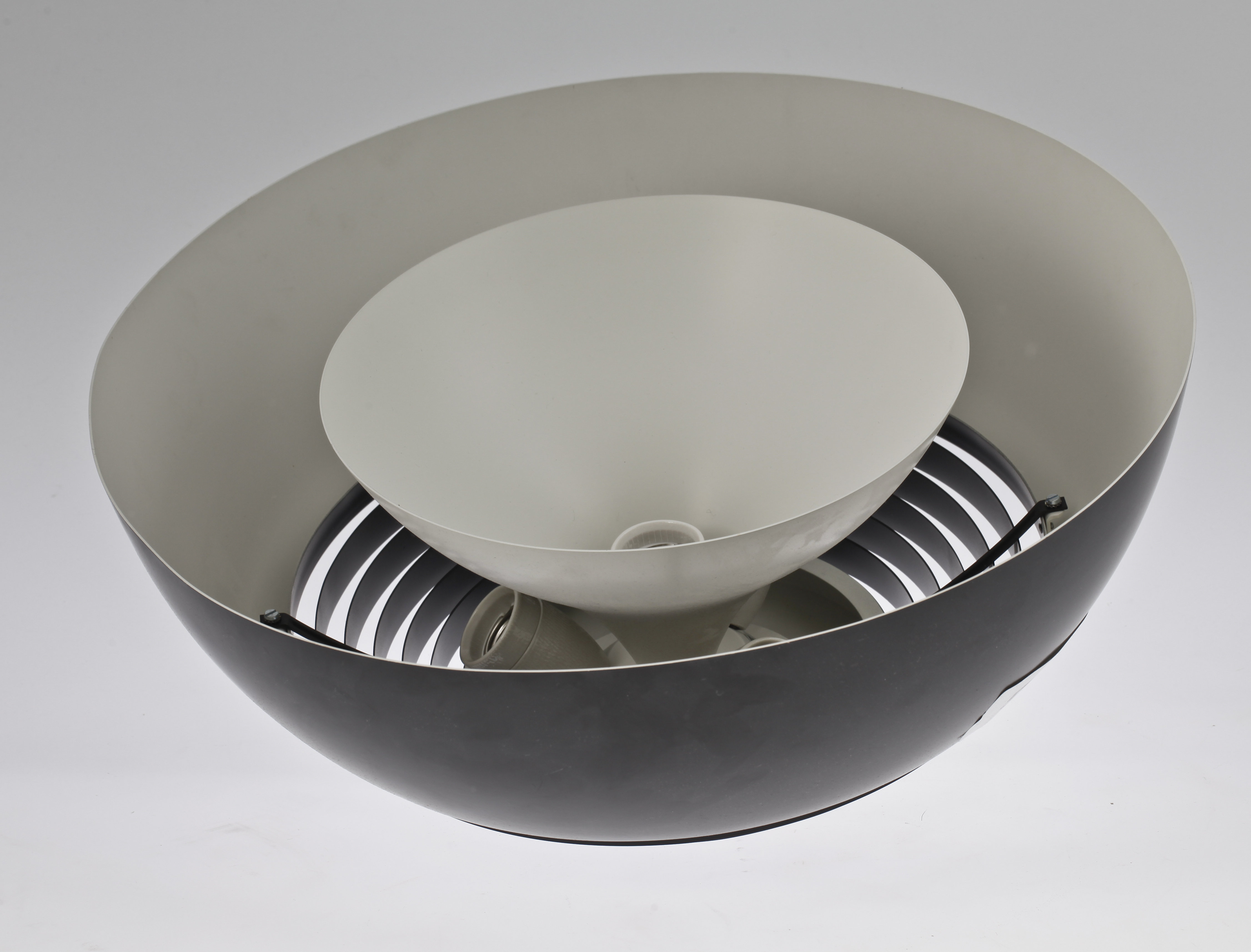 TAKLAMPA, aluminium, "AJ-pendel", Arne Jacobsen för Louis Poulsen ...