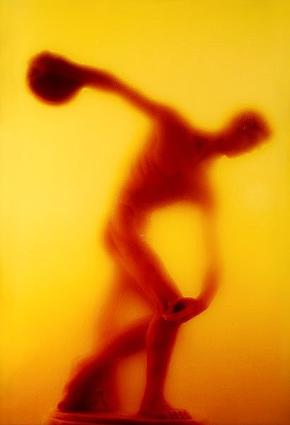Andres Serrano, "Piss Discus", 1988. - Bukowskis