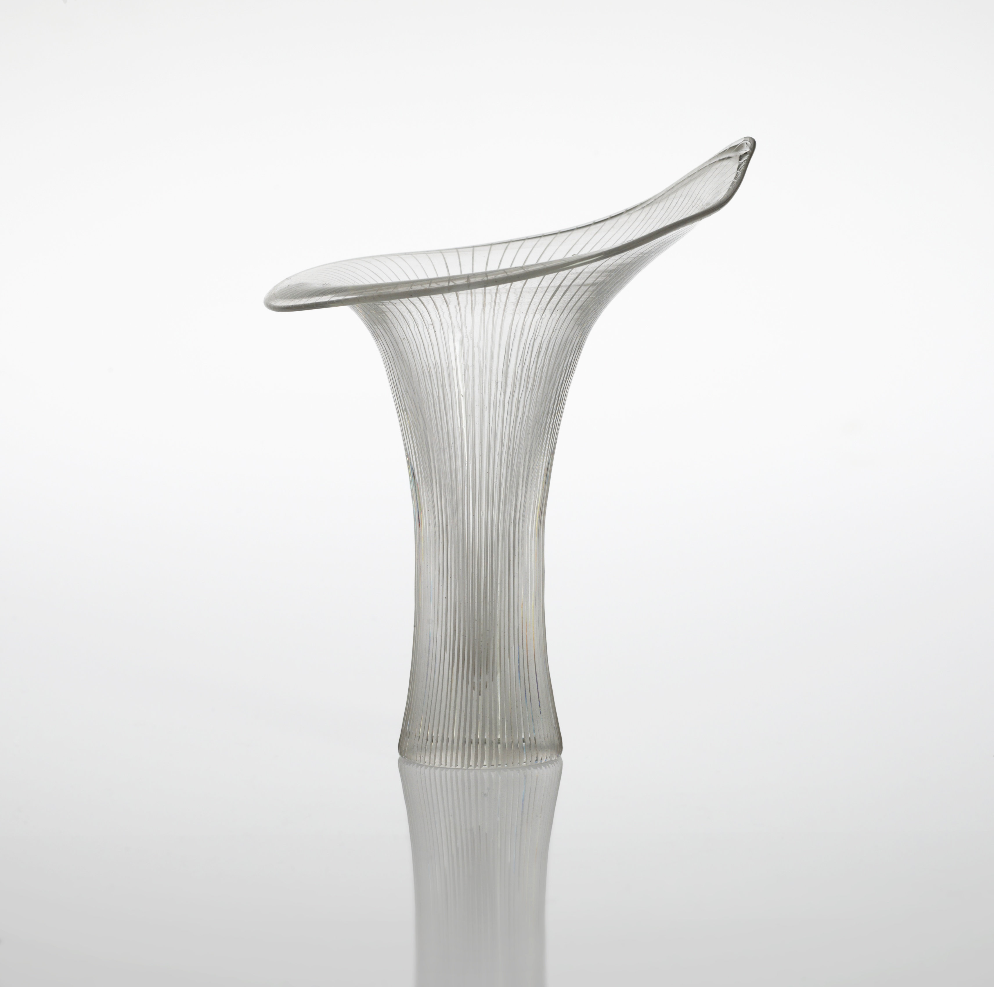 A Finnish glass vase. - Bukowskis