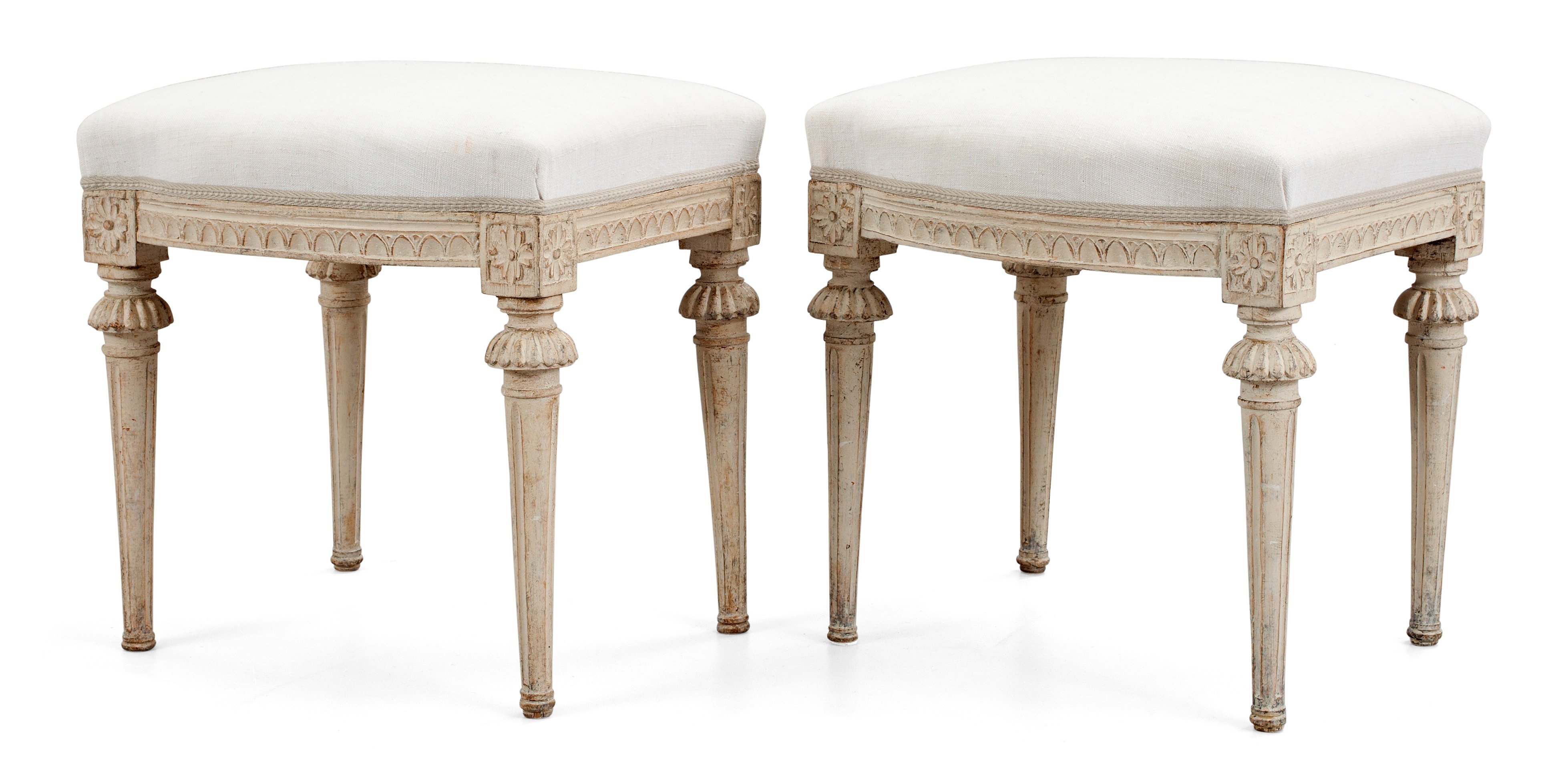 A pair of Gustavian 18th century stools. - Bukowskis