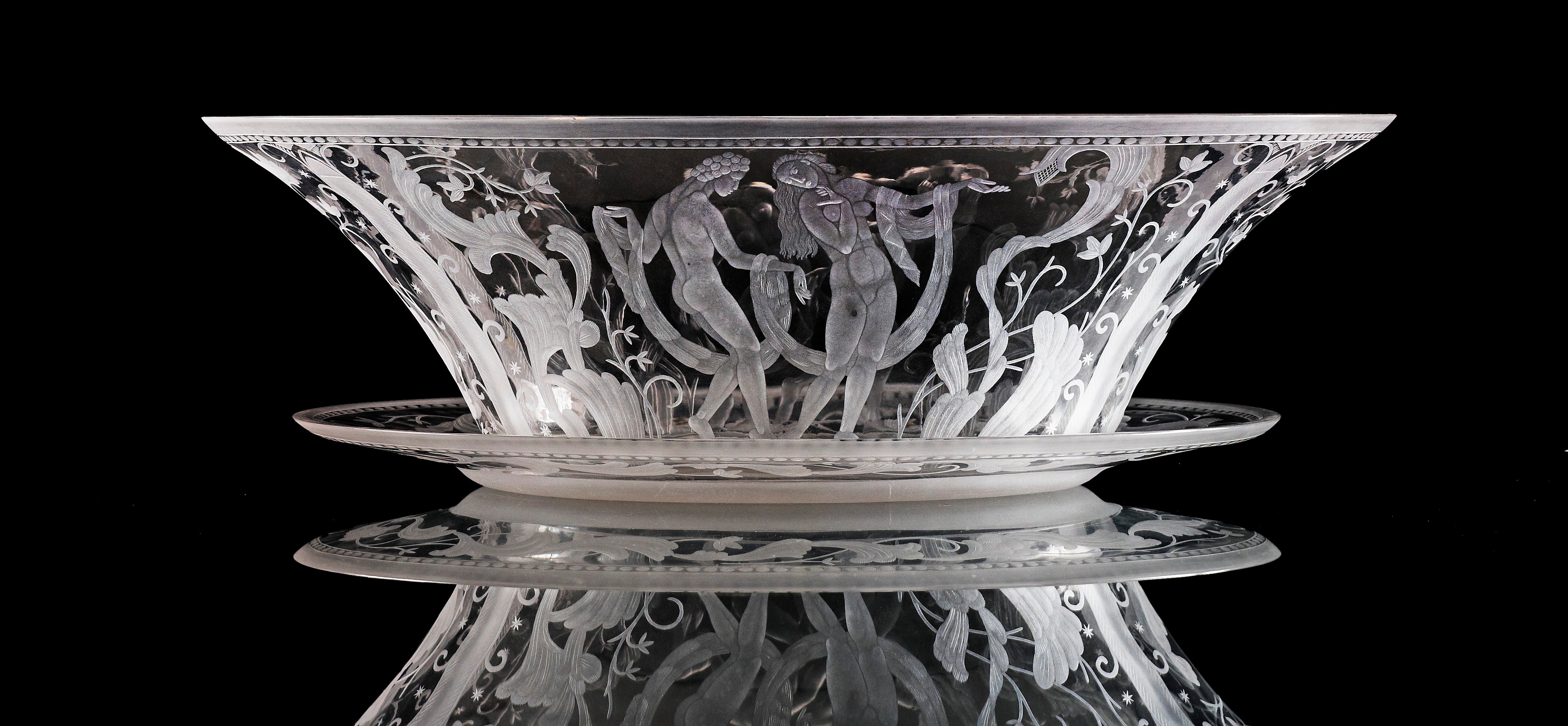 A Simon Gate engraved glass bowl with stand, Orrefors 1923. - Bukowskis