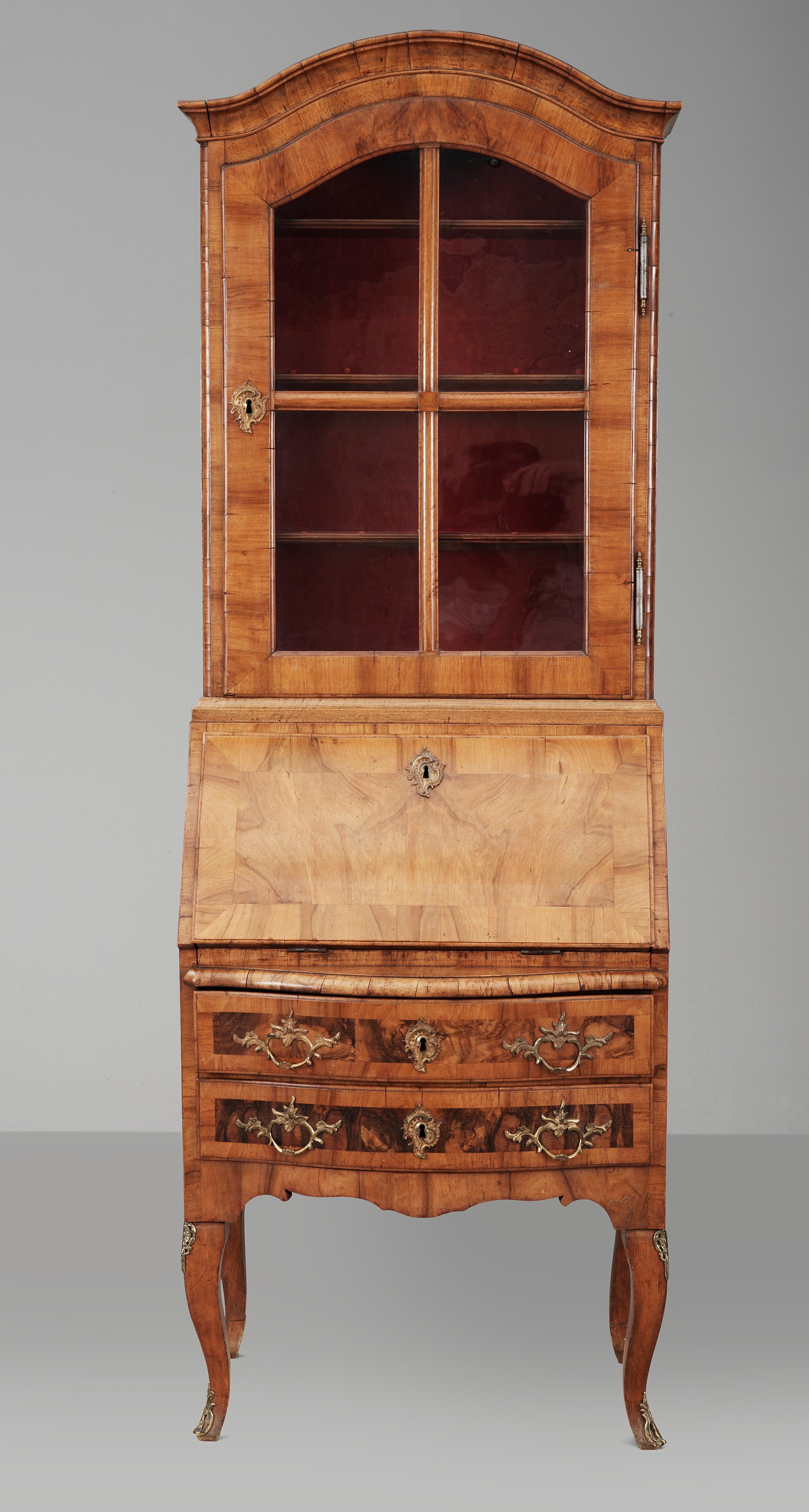 A Rococo walnut writing cupboard. - Bukowskis