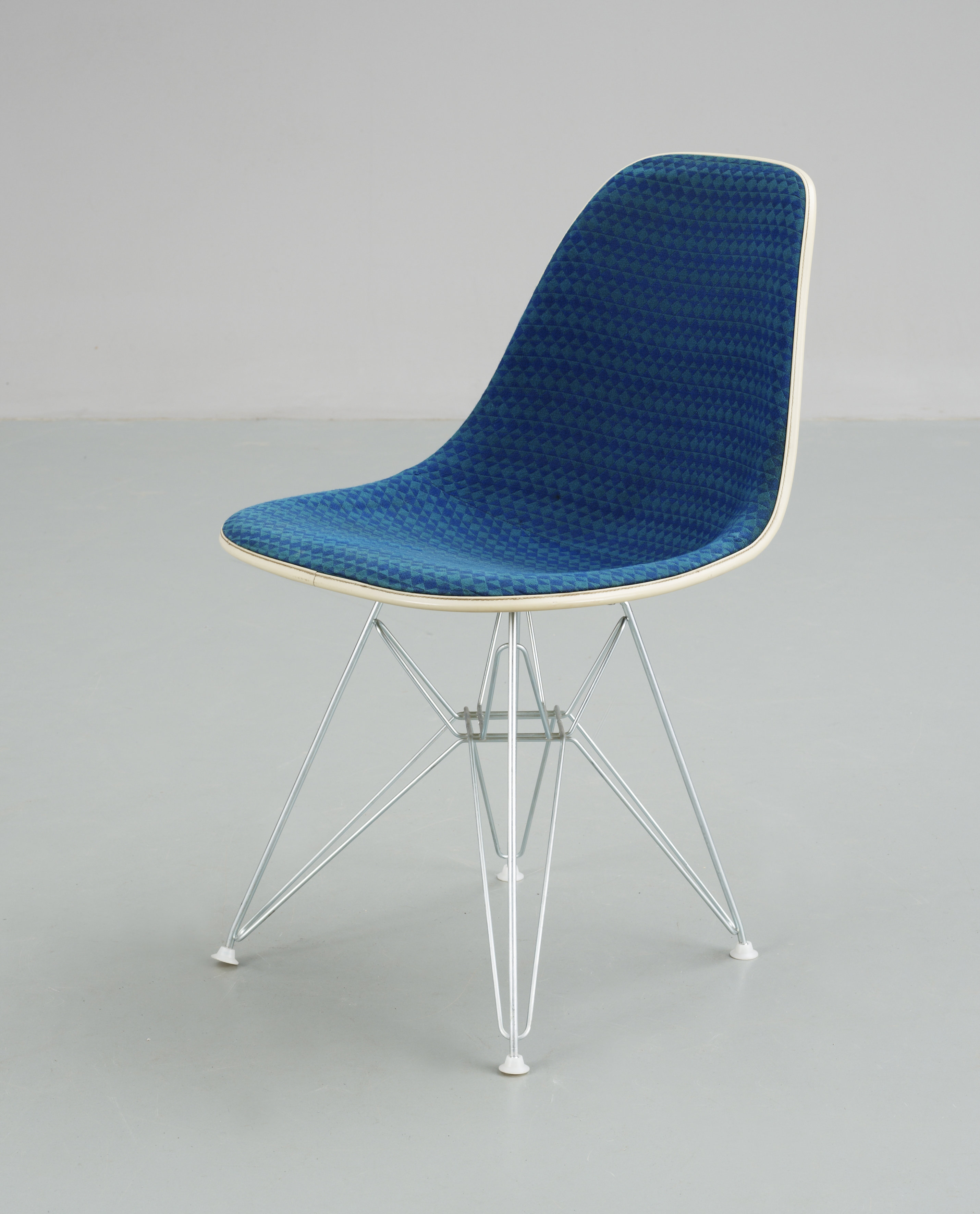 STOL, Charles & Ray Eames för Herman Miller. - Bukowskis