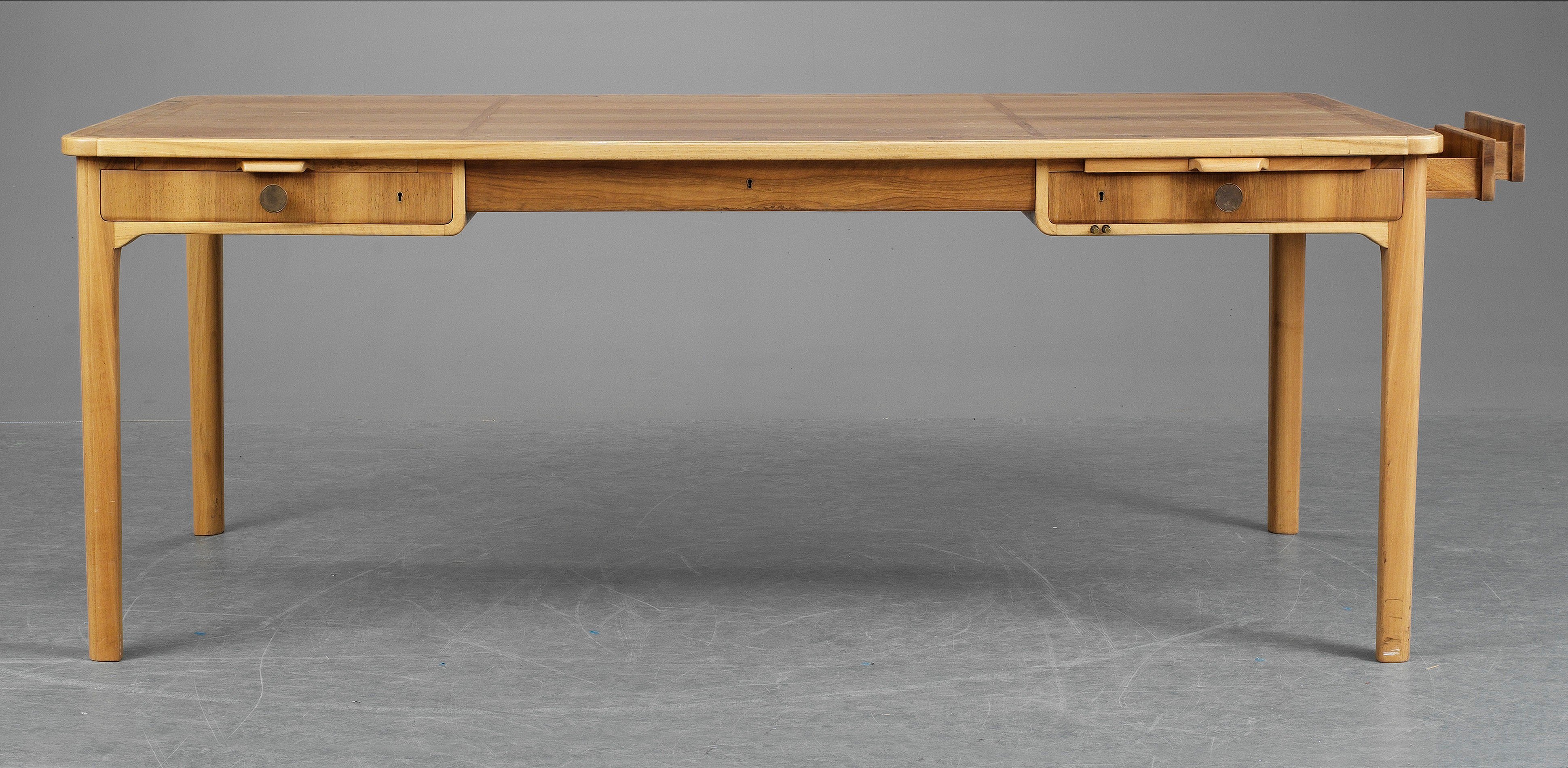 SKRIVBORD. Carl Malmsten. Sverige ca 1951. - Bukowskis
