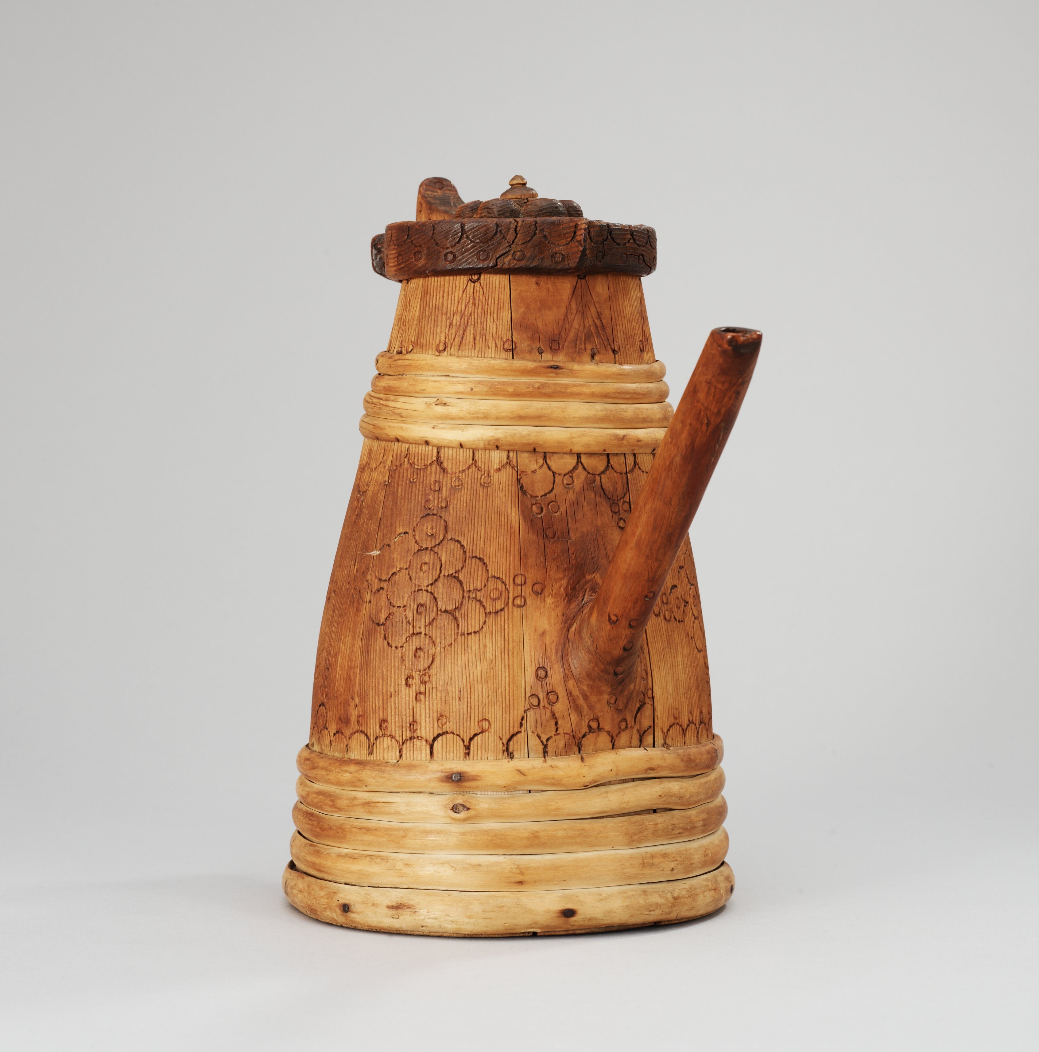 STÅNKA, allmoge, 1800-tal. - Bukowskis