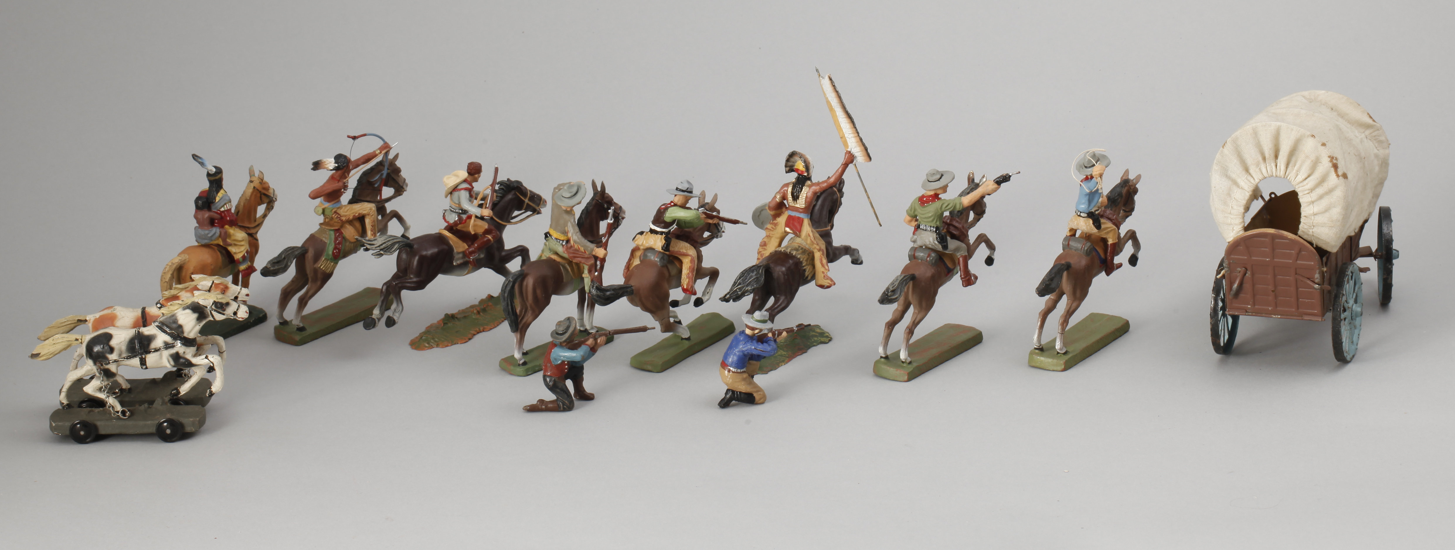 A set of eleven German Elastolin figures, 1940s/50s. - Bukowskis