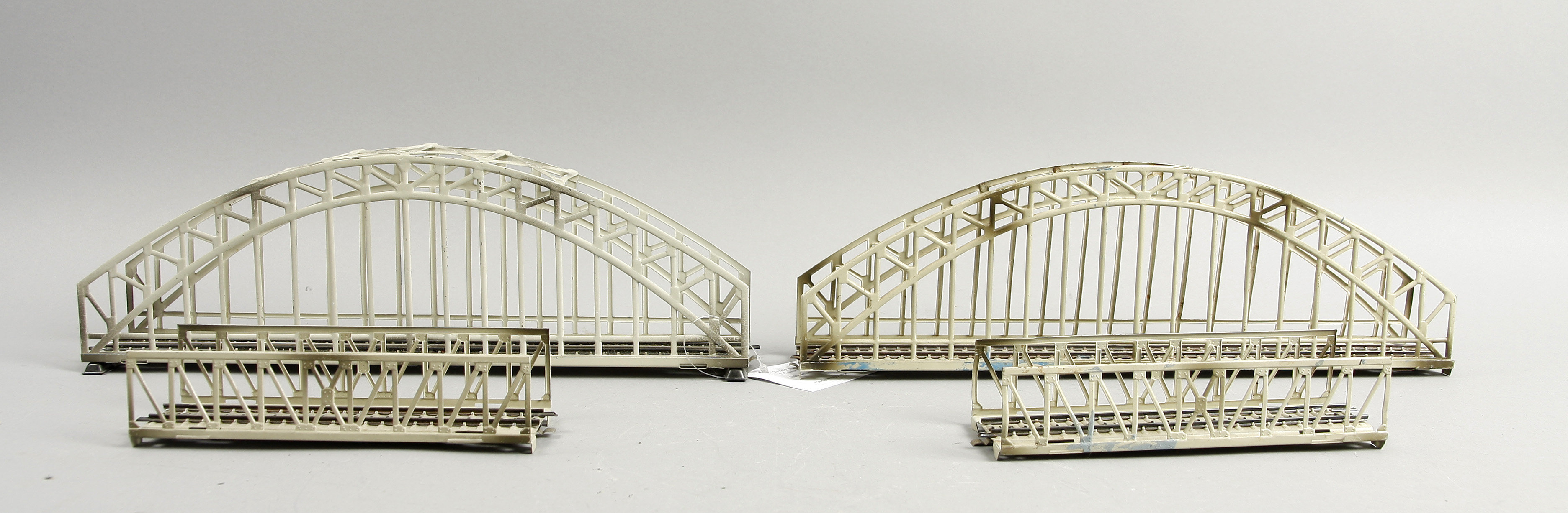 RÄLS, VÄXLAR samt BROAR, ca 115 delar, Märklin, H0. - Bukowskis