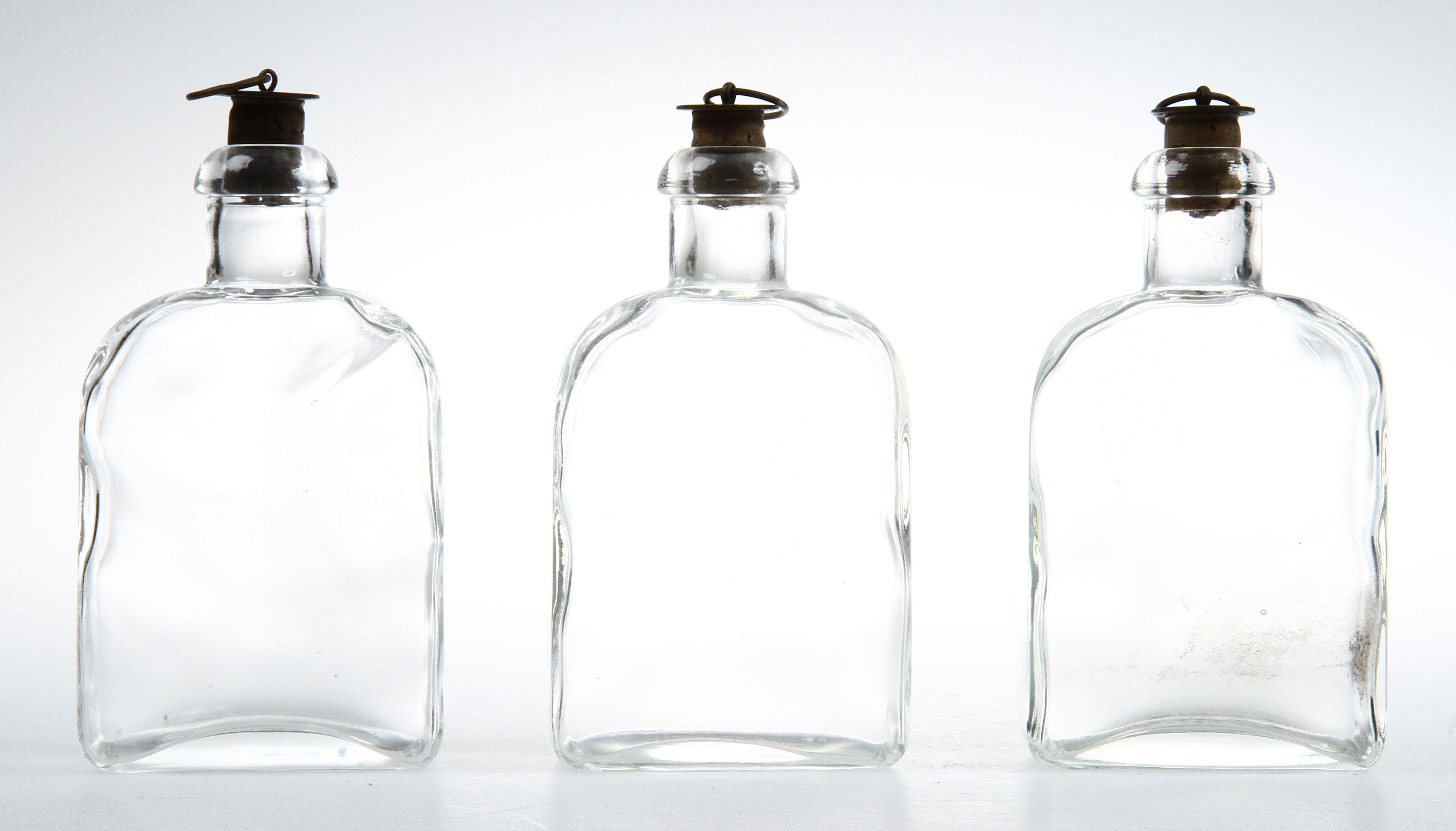 FLASKOR, 3 st, glas, 1800-tal. - Bukowskis
