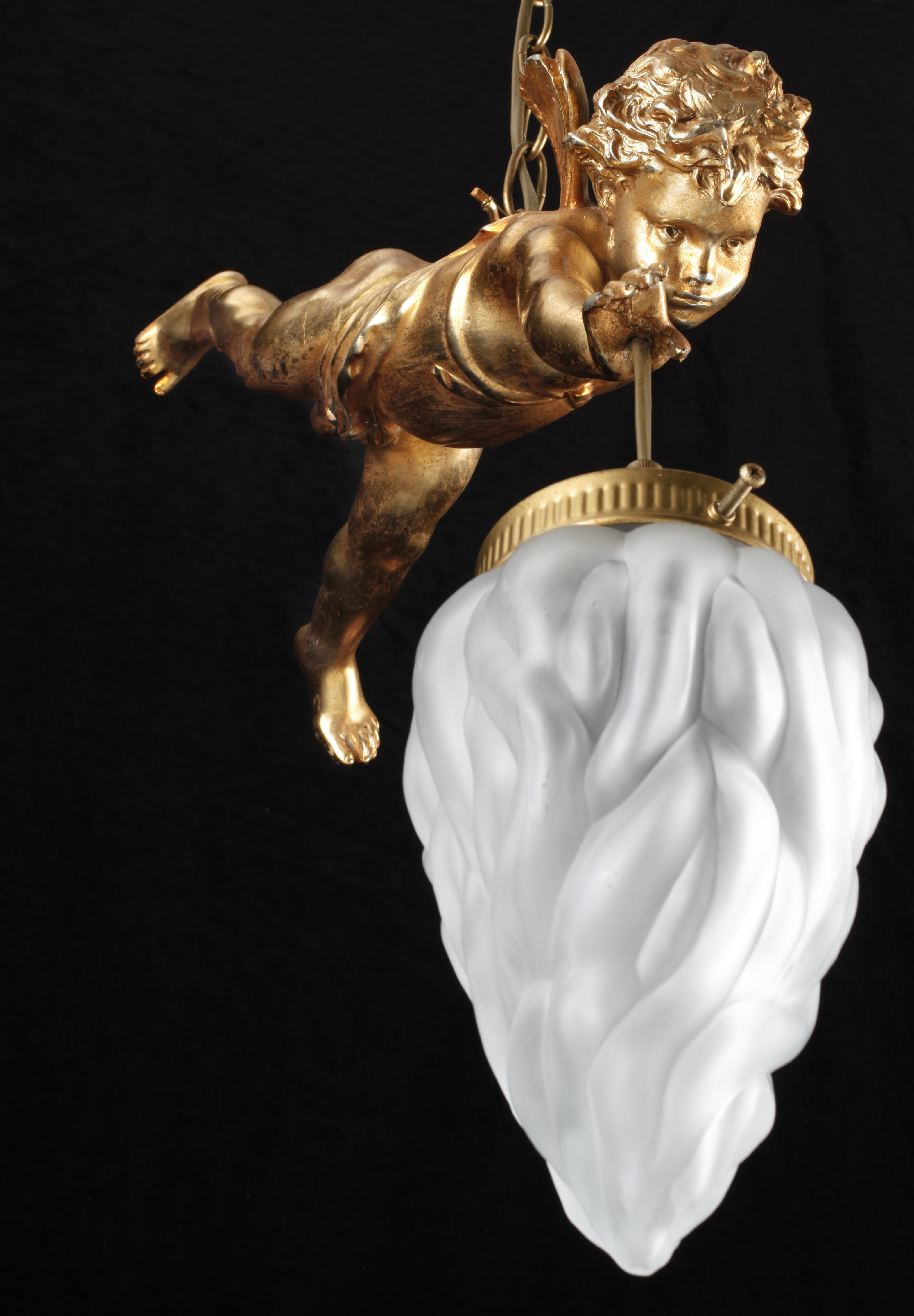 TAKLAMPA, 1900-tal. H ca 60. - Bukowskis