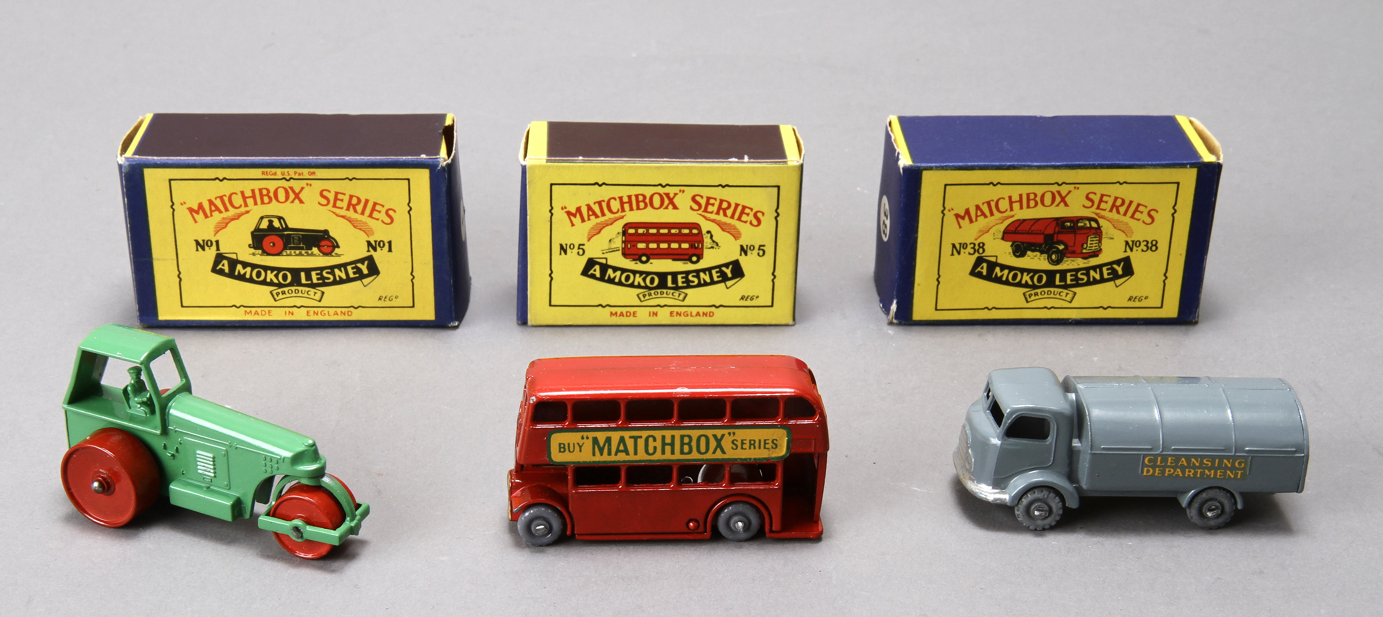 LEKSAKSBILAR, 9 st, matchbox i låda, Lesney, England, 1900-tal. - Bukowskis