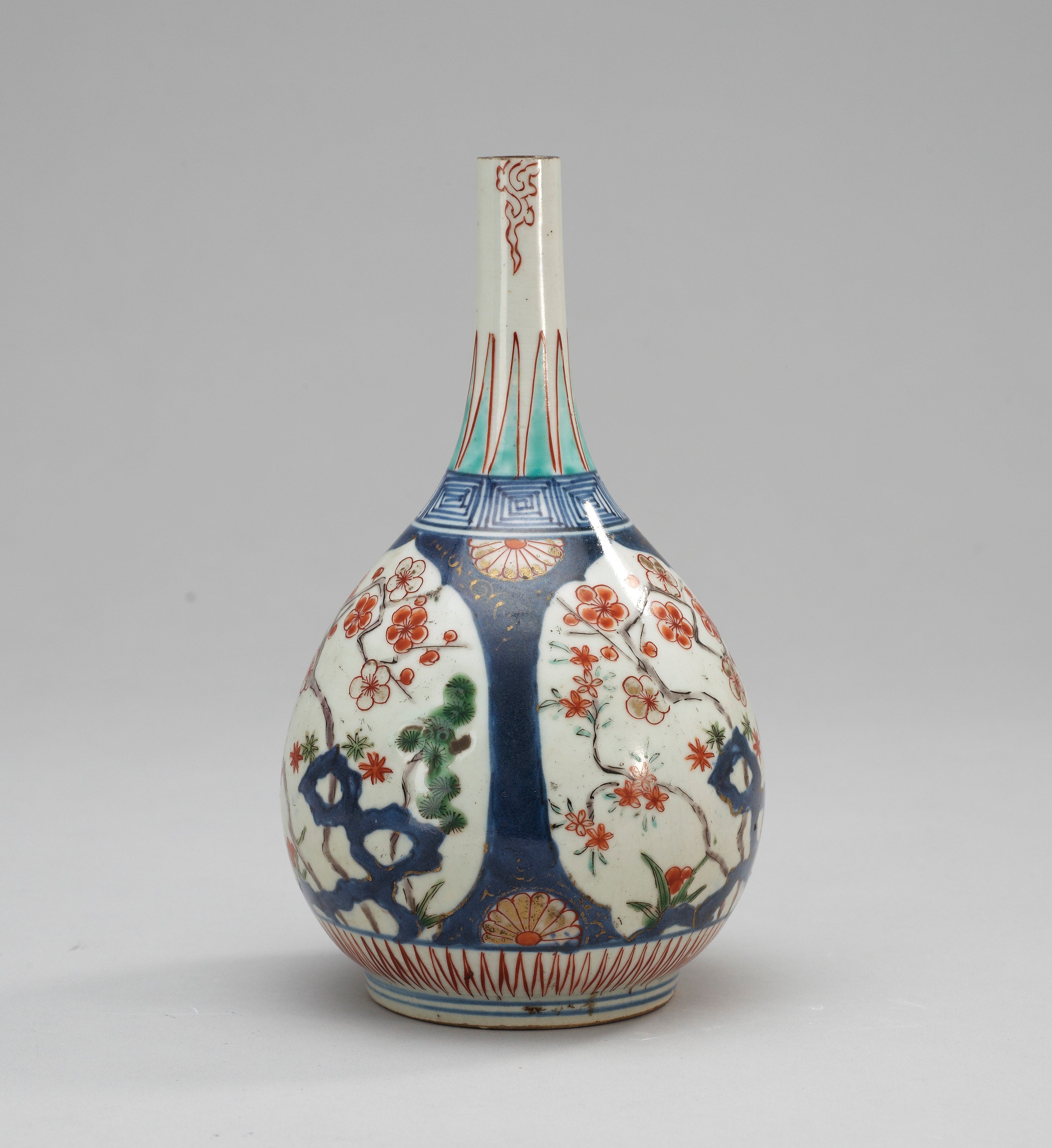 A 17th century Japanese vase. - Bukowskis