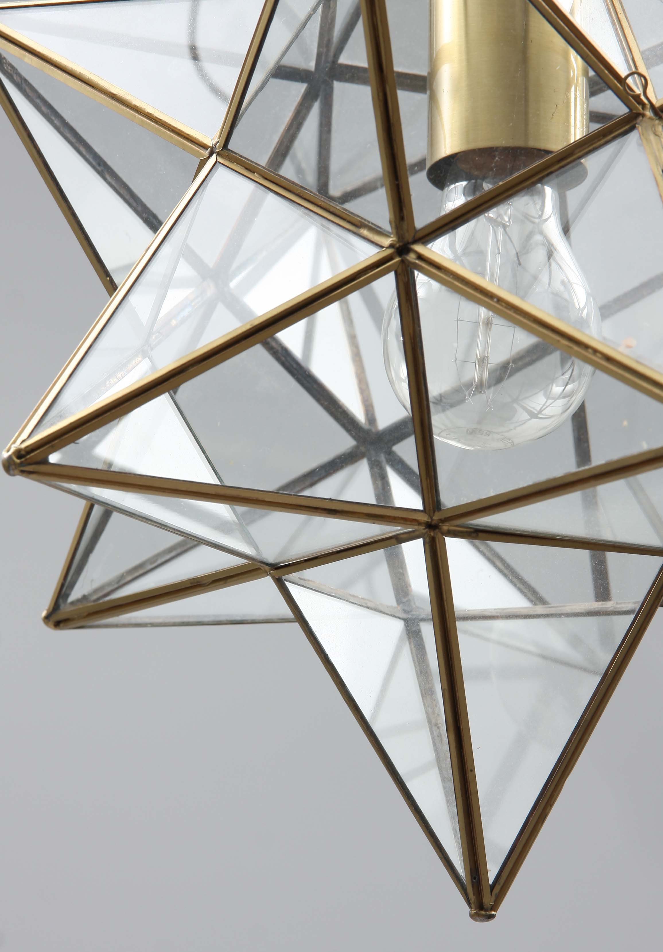 TAKLAMPA, glas o mässing. 1900-tal. H 33. - Bukowskis