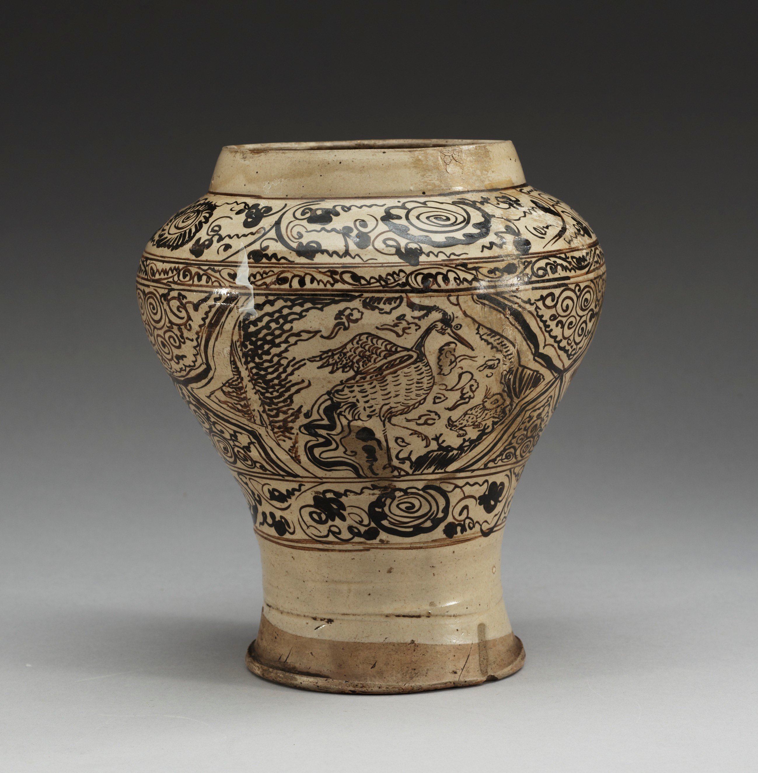 A Cizhou glazed vase, Ming dynasty. - Bukowskis
