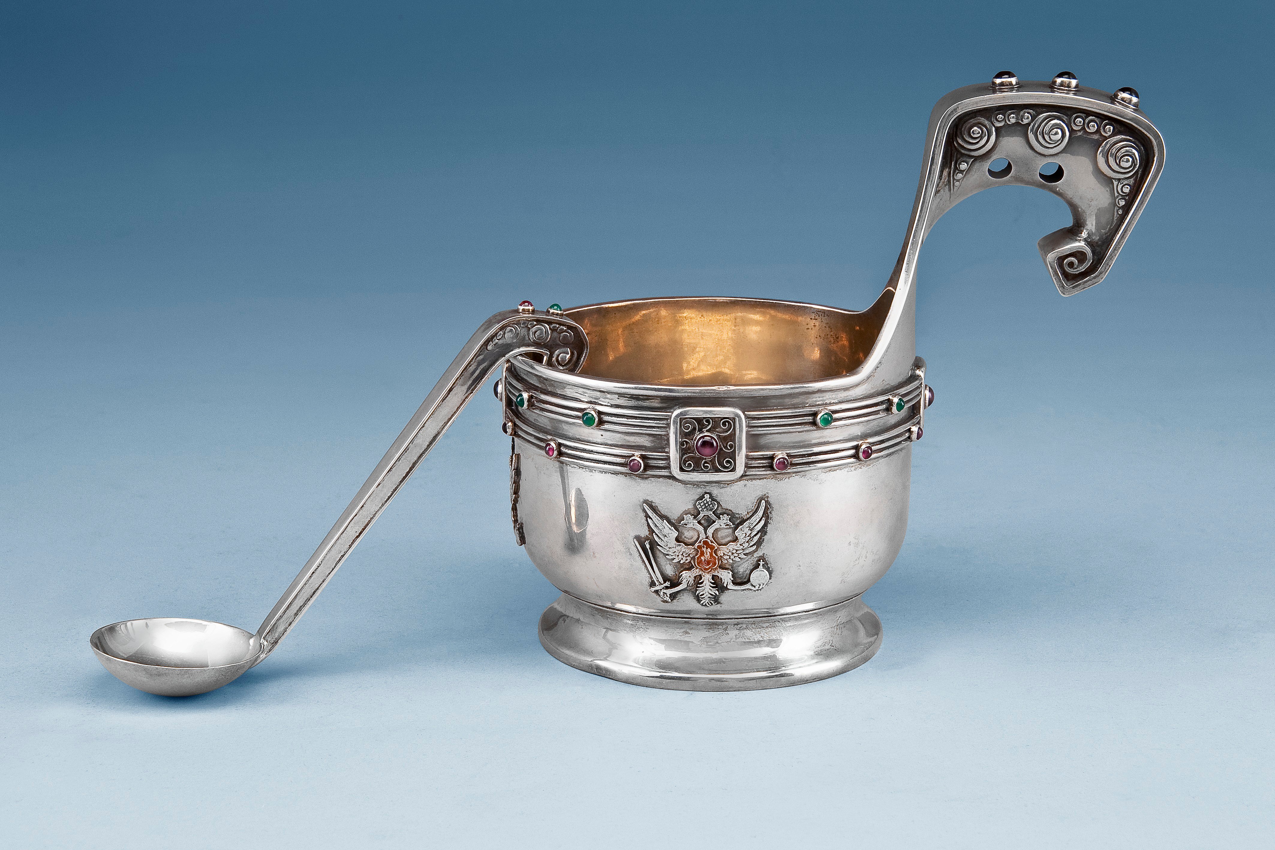 A FABERGÉ SILVER KOVSCH WITH LADLE. - Bukowskis