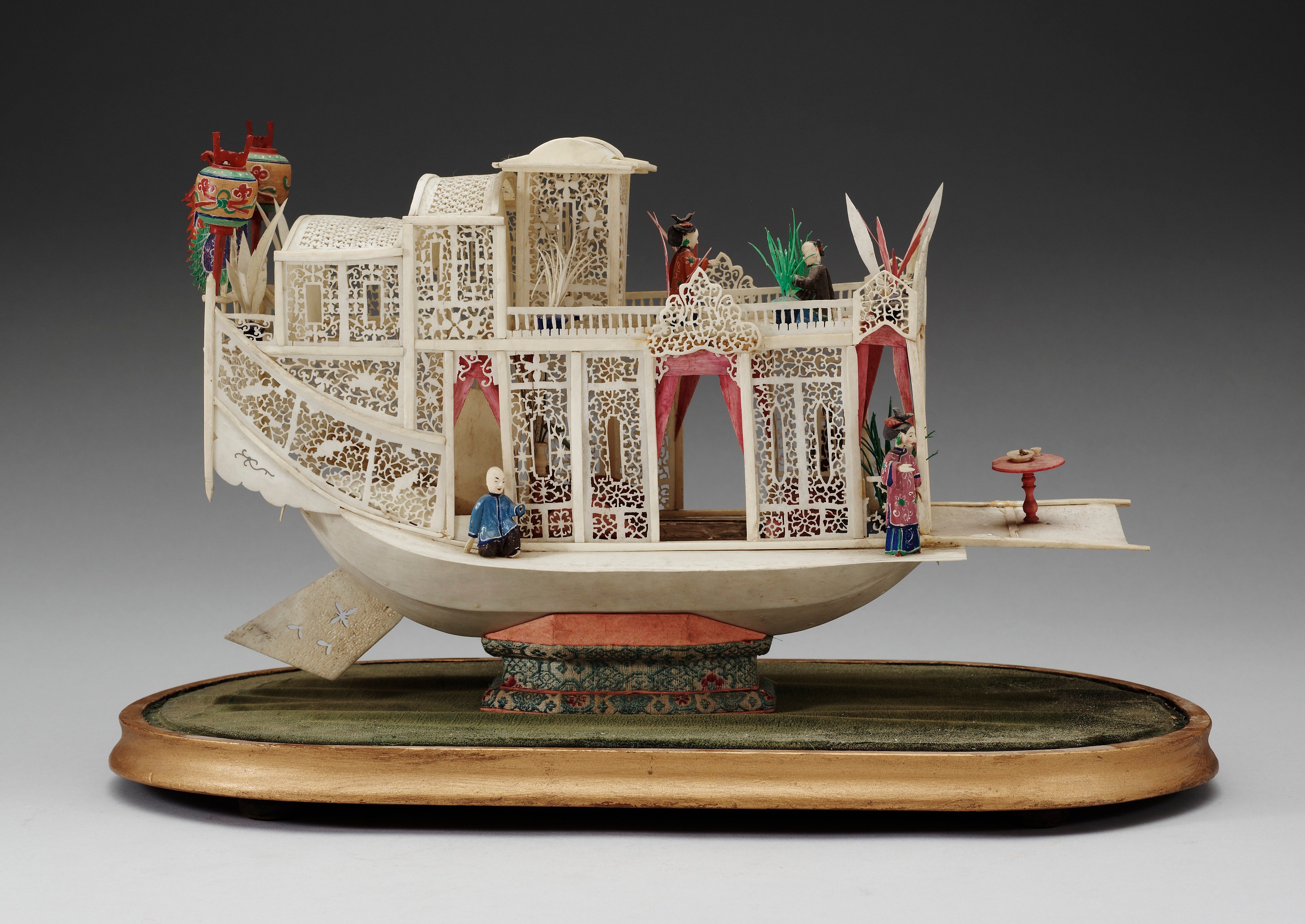 A bone and ivory model of a djonk, Qing dynasty, 19th Century. - Bukowskis