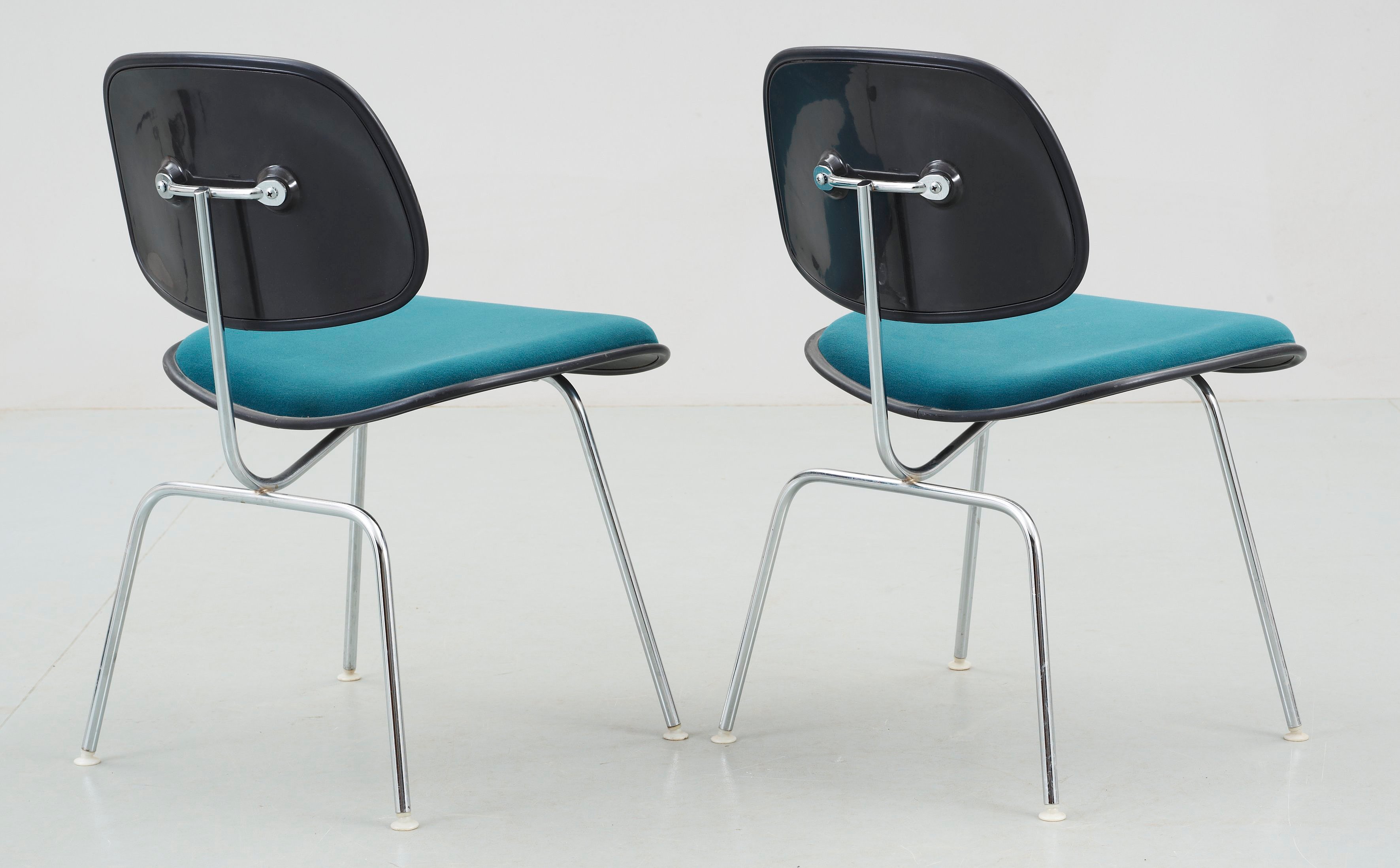 STOLAR, ett par, Charles Eames, Herman Miller. - Bukowskis