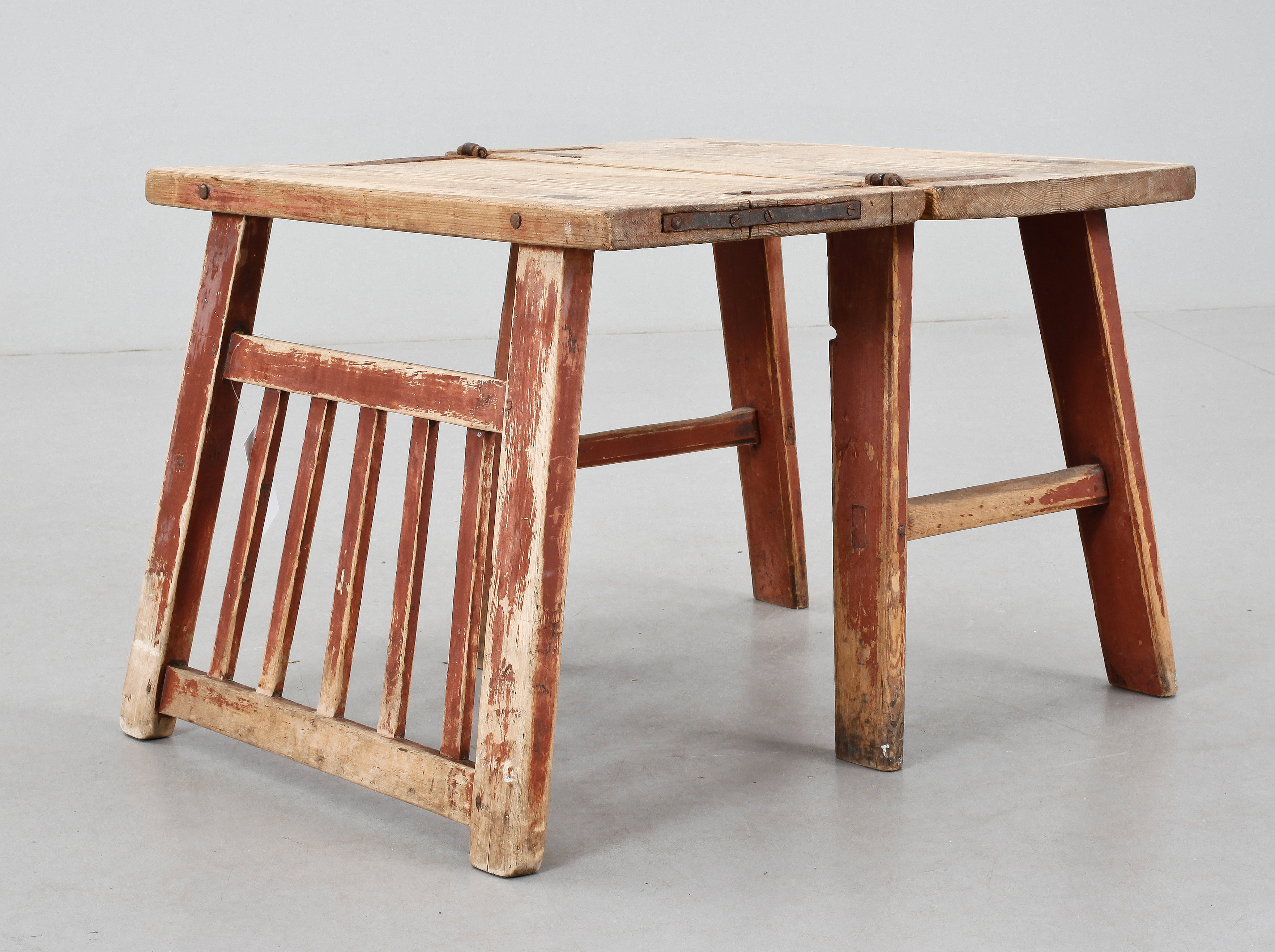 STOL/BORD, fällbart, allmoge, sekelskifte 1700/1800. - Bukowskis