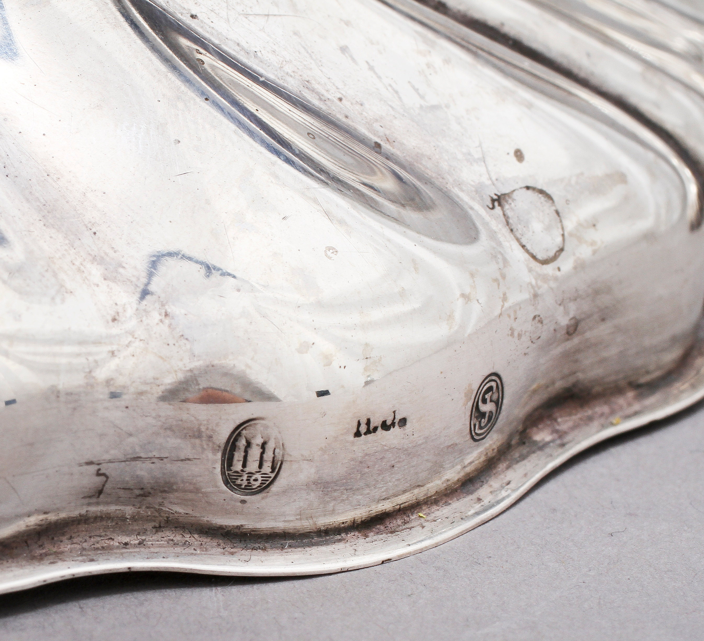 LJUSSTAKAR, ett par, silver, rokokostil, Jens Sigsgaard, Köpenhamn 1949 ...