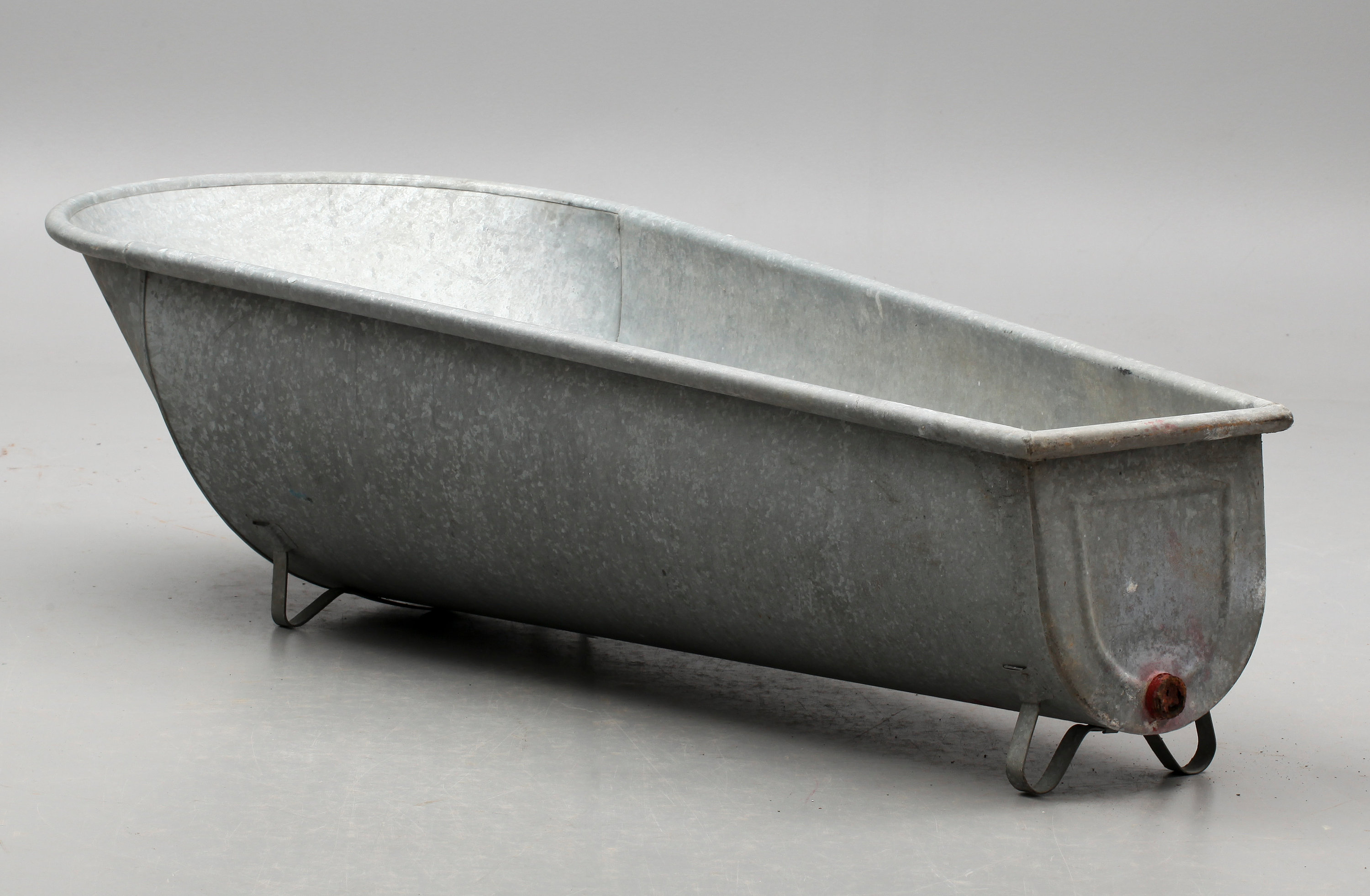 BADKAR, zink. 1900-talets första hälft. - Bukowskis