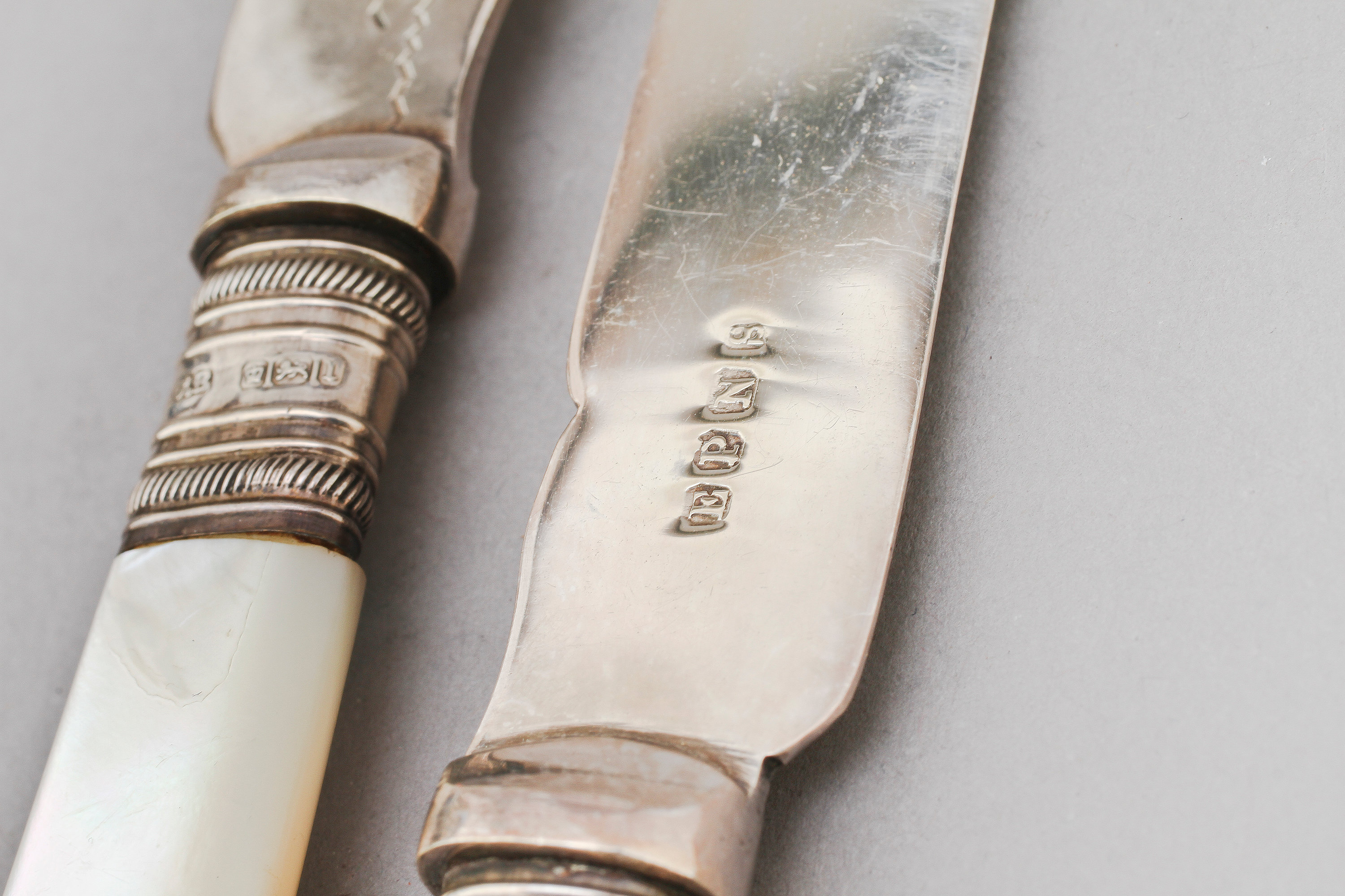 BESTICK, 24 delar, delvis silver samt pärlemor, William Beatson & Sons ...