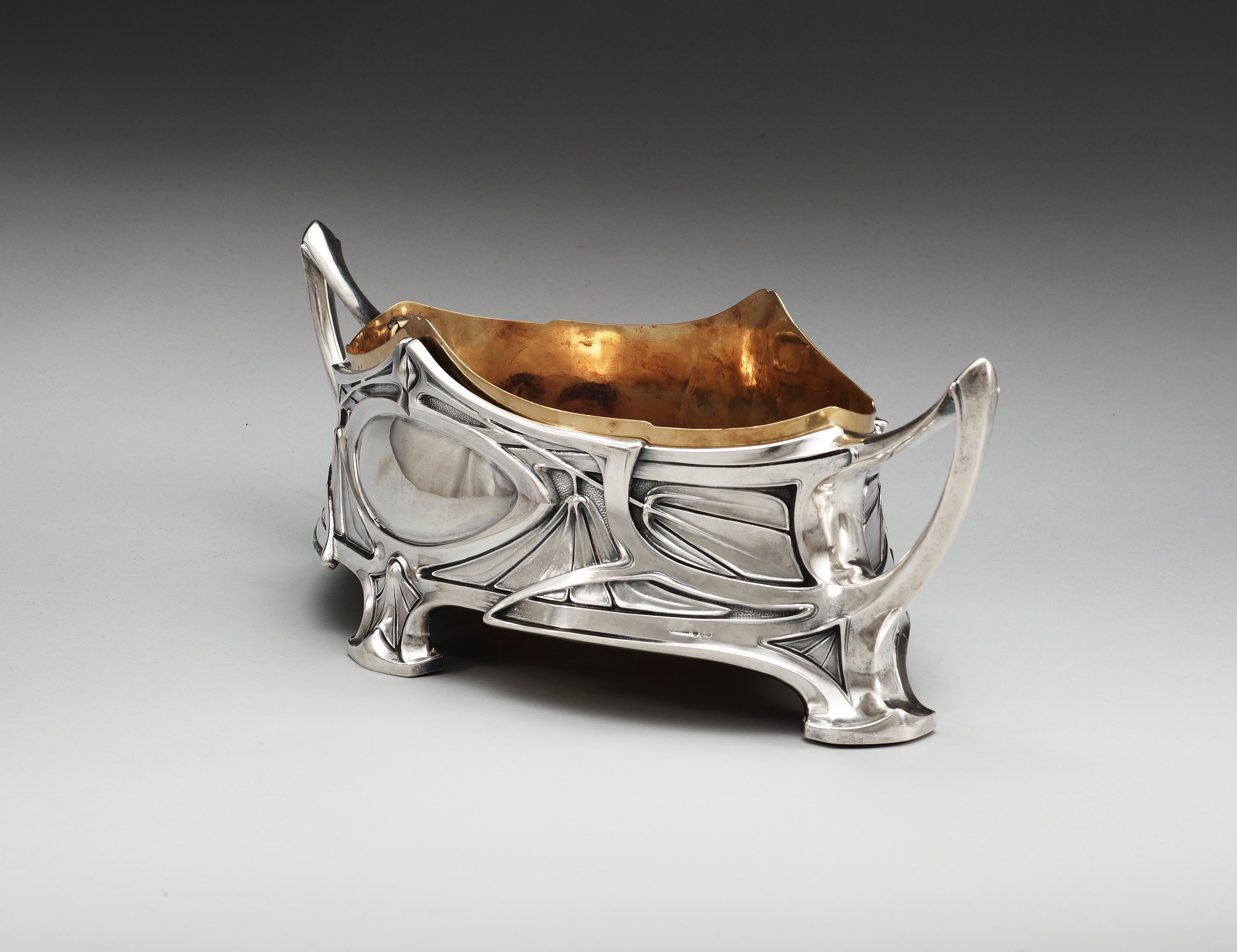 A Karl Anderson silver jardinière, Stockholm 1906. - Bukowskis