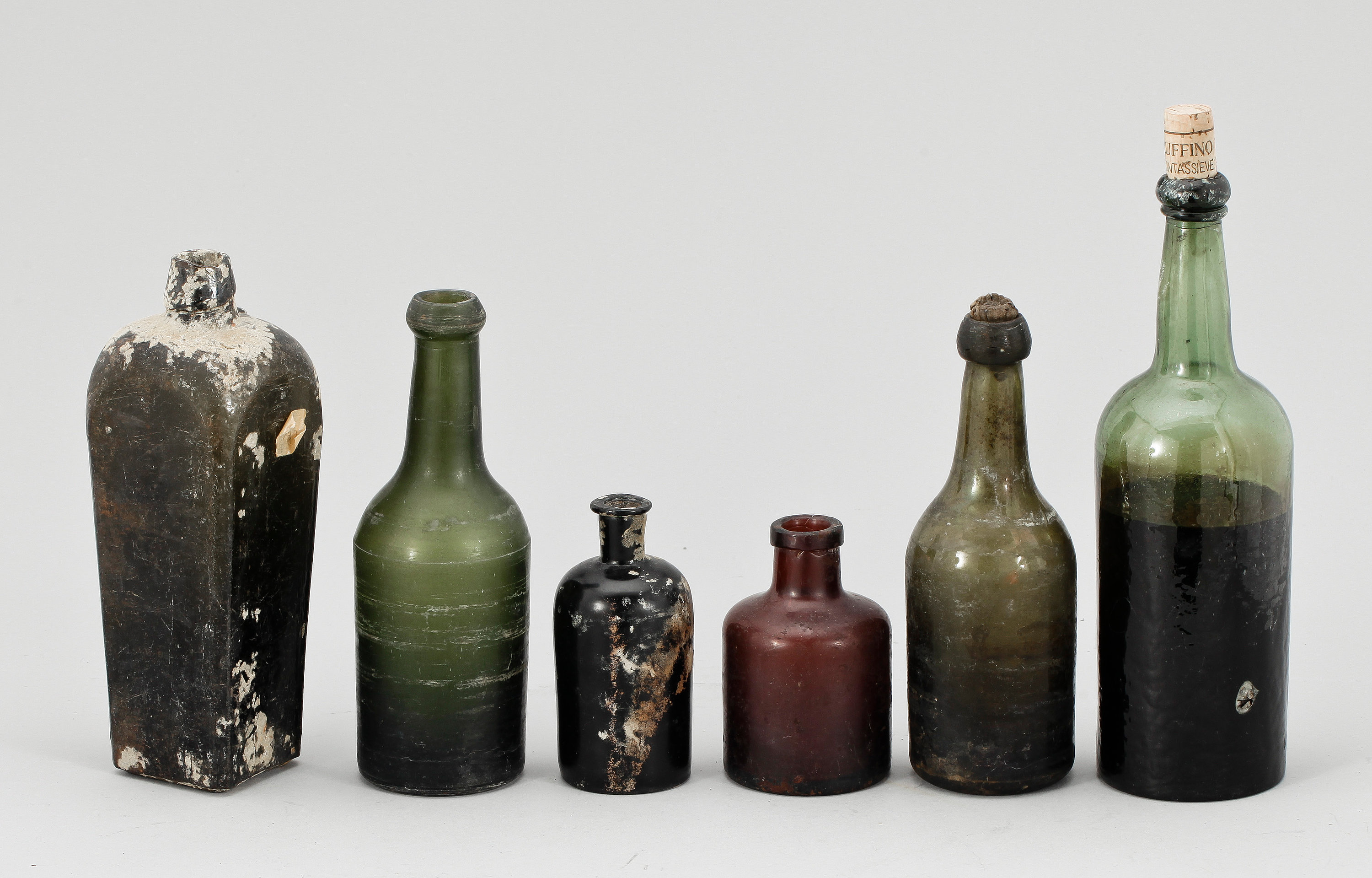 FLASKOR, 6 st, glas, 1800-tal. - Bukowskis