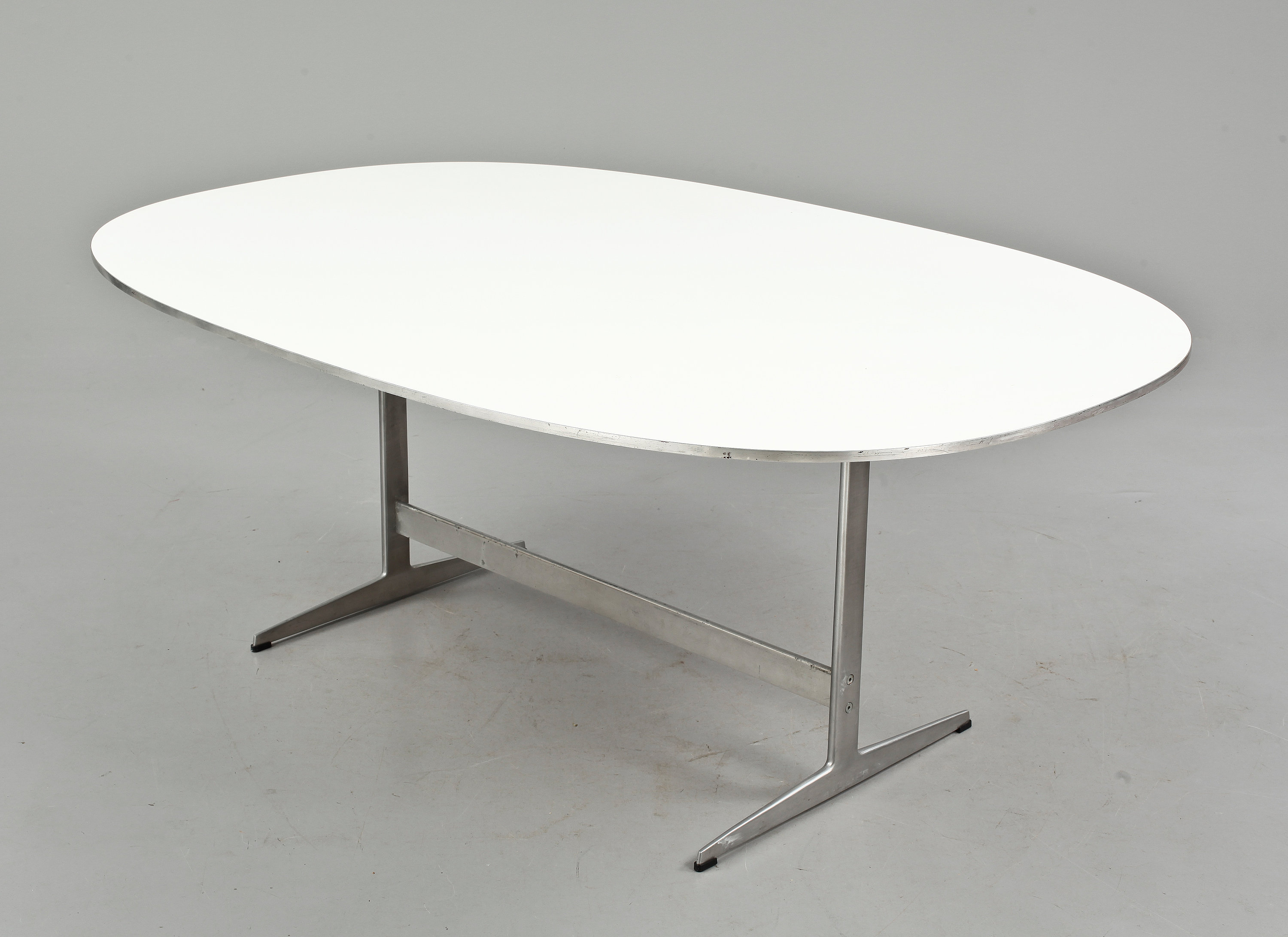 MATBORD. "Superellips", Bruno Mathsson och Piet Hein för Fritz Hansen ...