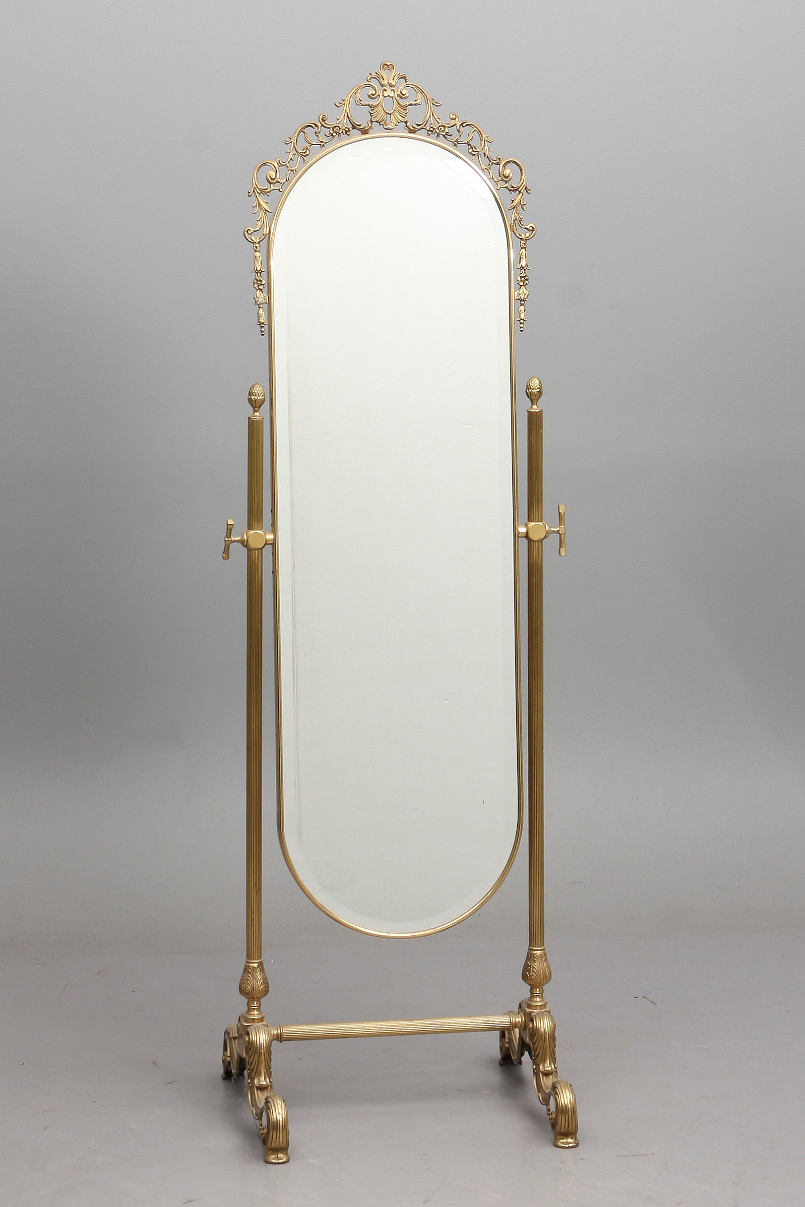 GOLVSPEGEL, 1900-talets andra hälft. - Bukowskis