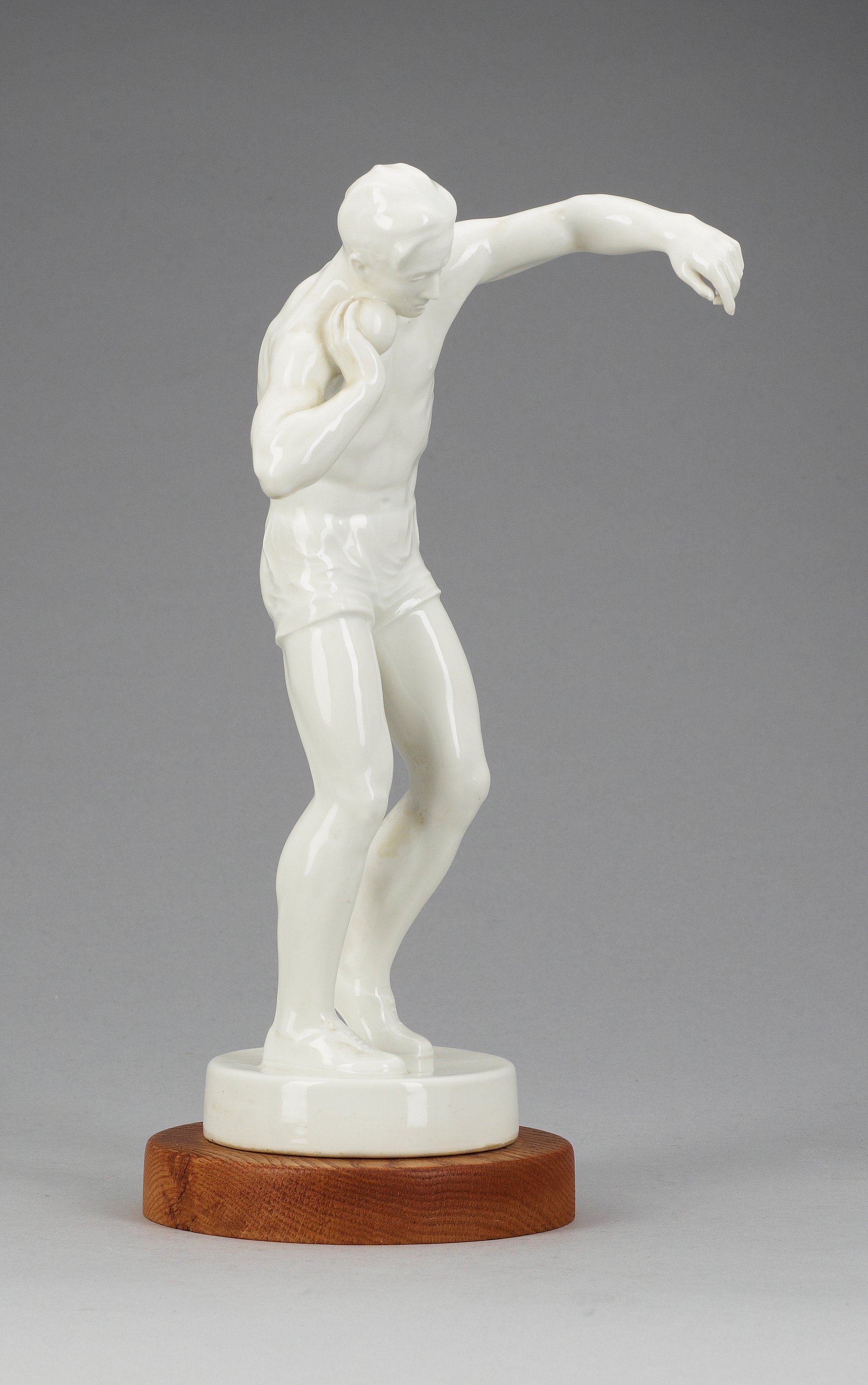 FIGURIN, porslin, Max Bochmann Meissen 1900-talets andra hälft. - Bukowskis