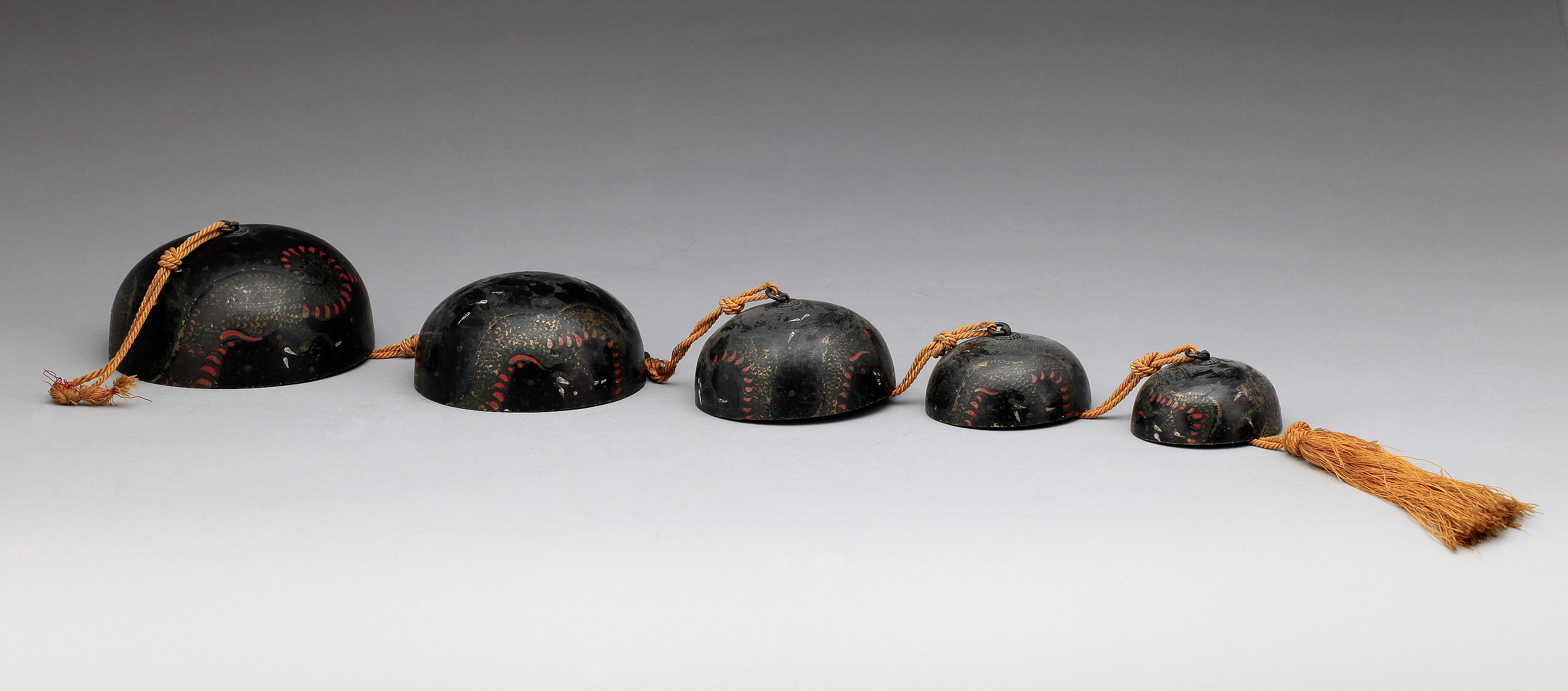 KLOCKOR, metall, orientaliska, 1800/1900-tal. - Bukowskis