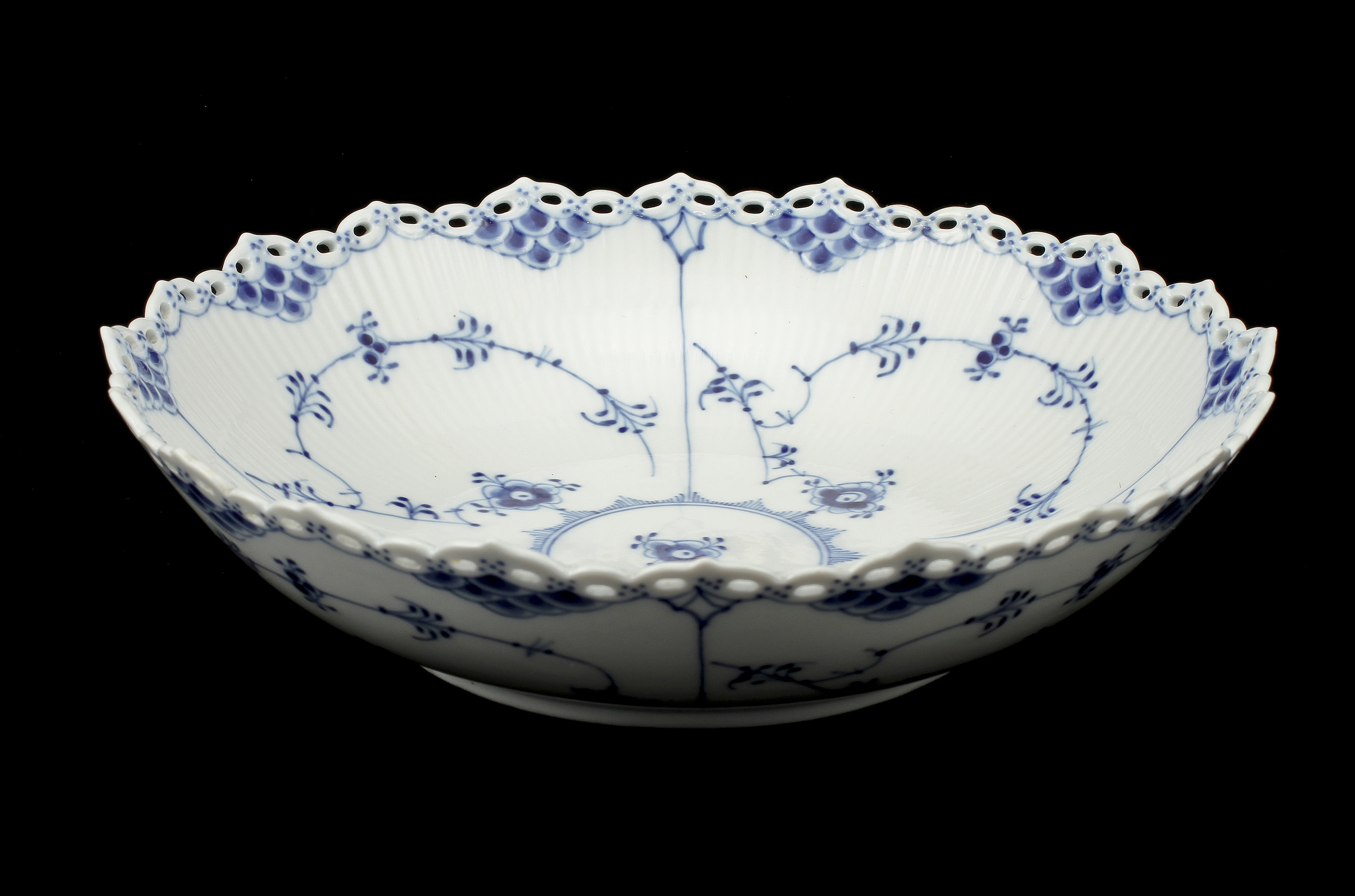 FAT, porslin, "Musselmalet", Royal Copenhagen. - Bukowskis