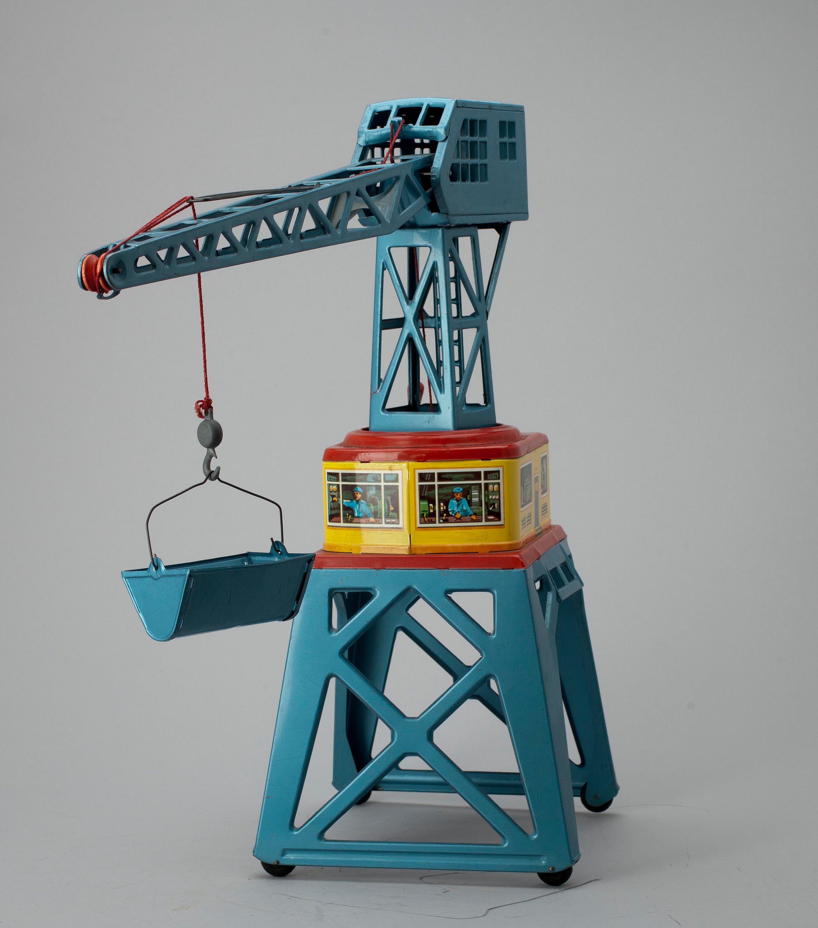 LYFTKRAN, målad plåt, Tyskland 1960/1970-tal. - Bukowskis