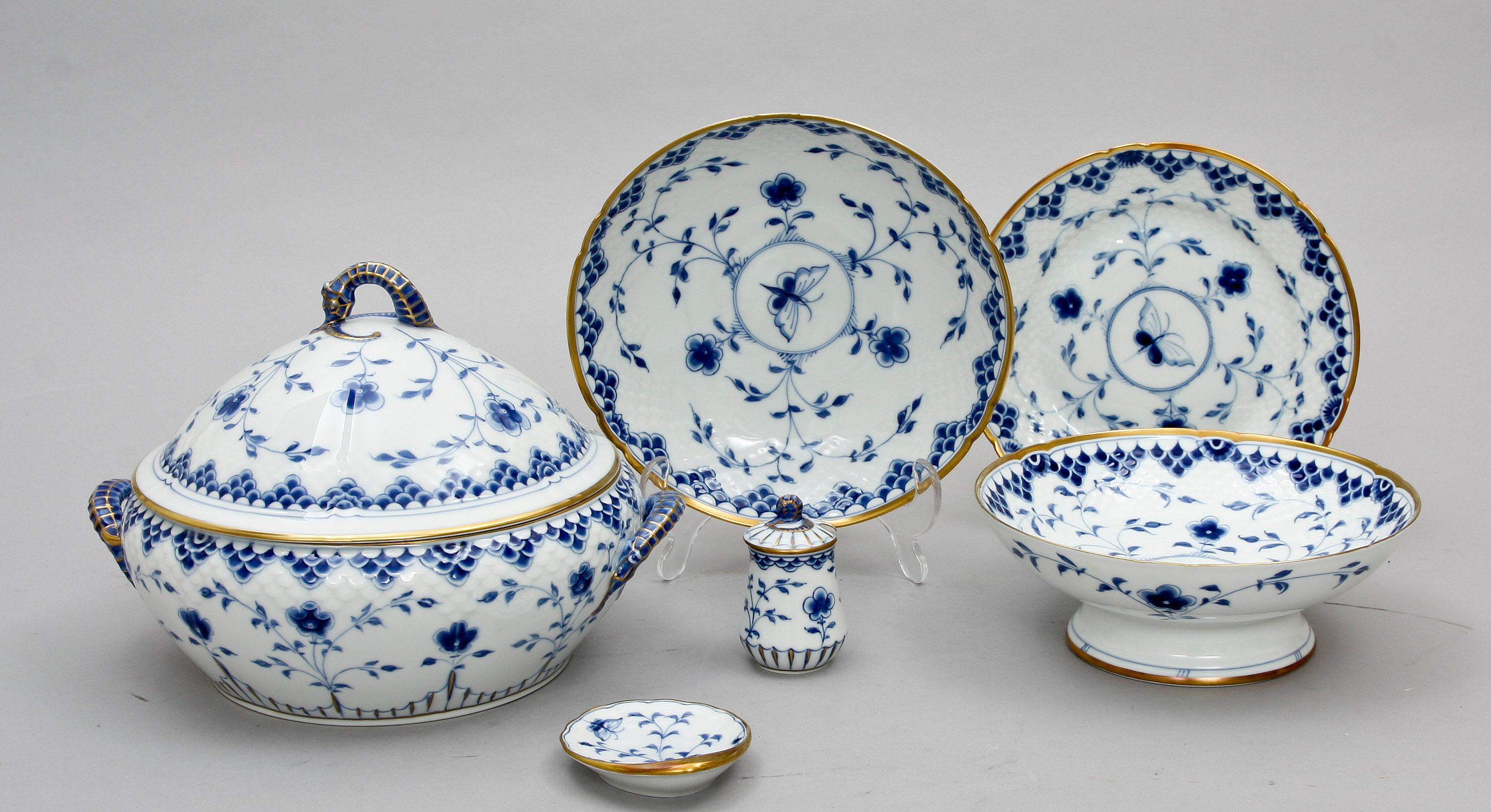 MATSERVIS, ca 68 delar, porslin, "Summerfugl", Bing o Gröndahl. - Bukowskis