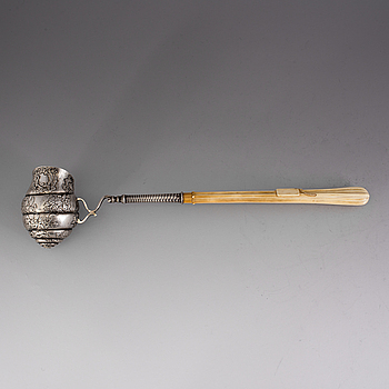 An 18th century parcel-gilt and bone ladle, unmarked. - Bukowskis