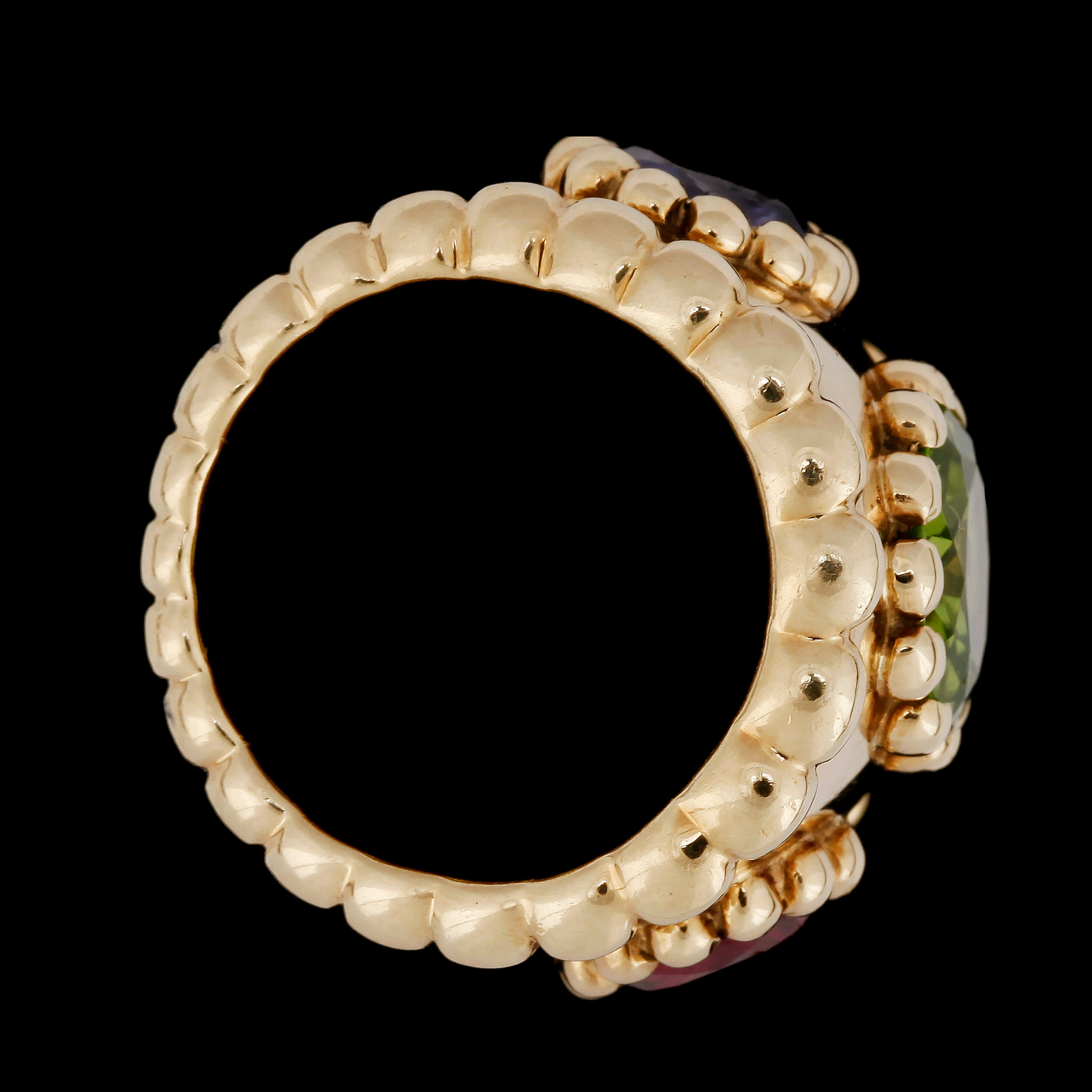 RING, Lisen Stibeck, fasettslipad peridot, granat samt tanzanit ...