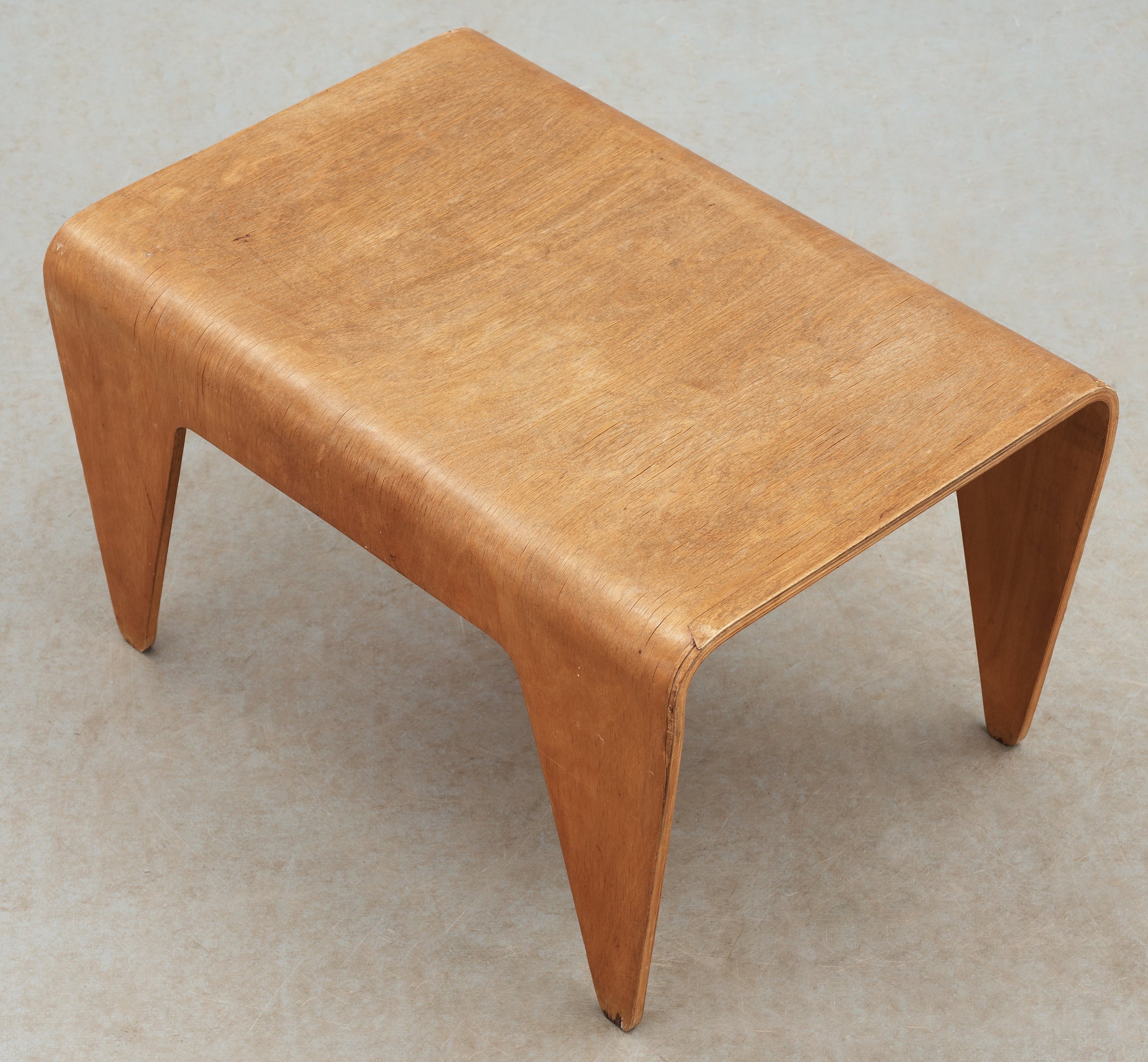 A Marcel Breuer laminated beech occasional table, Isokon, England ...