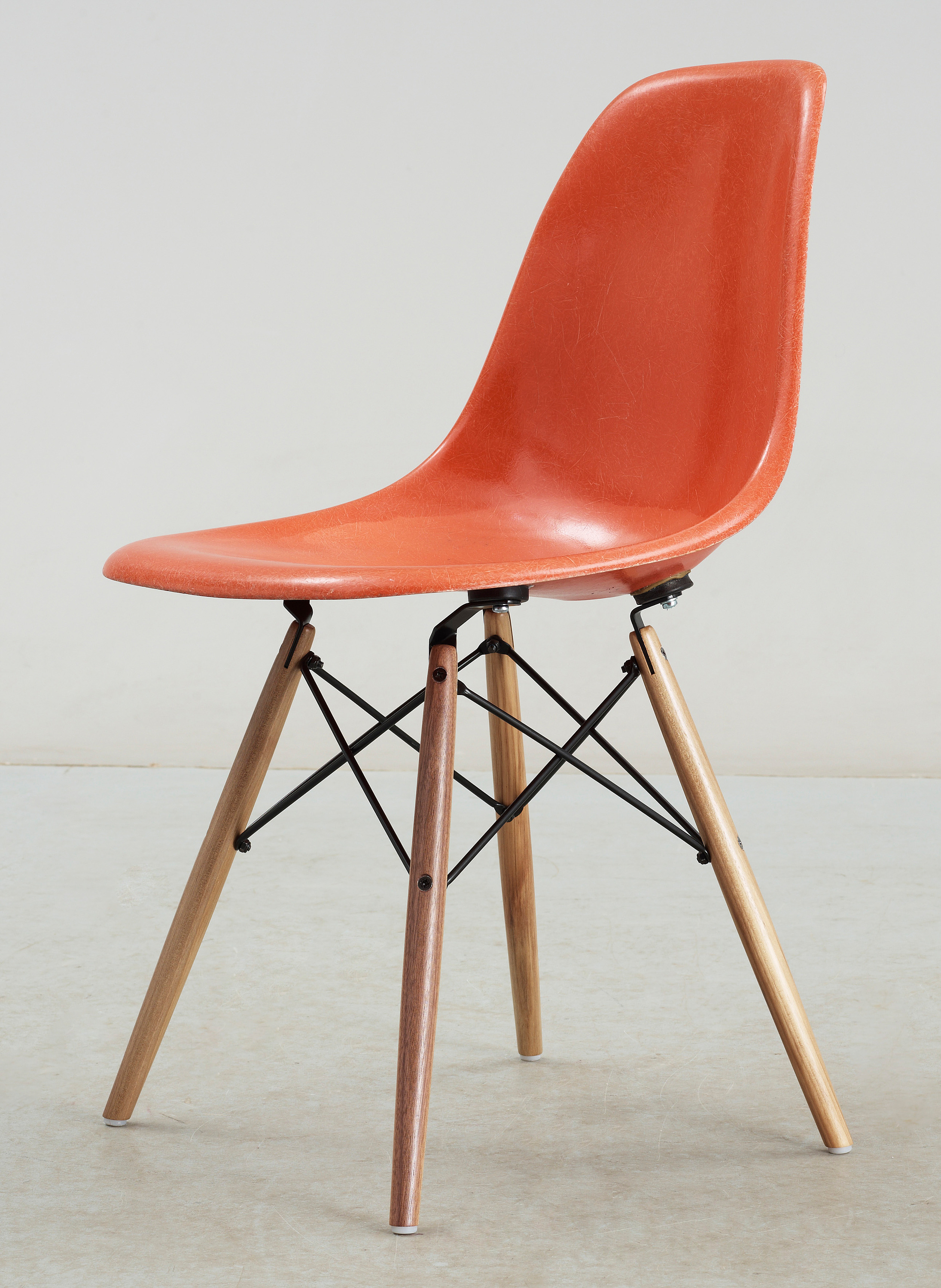 STOL, "DSW", Charles & Ray Eames, Herman Miller. - Bukowskis
