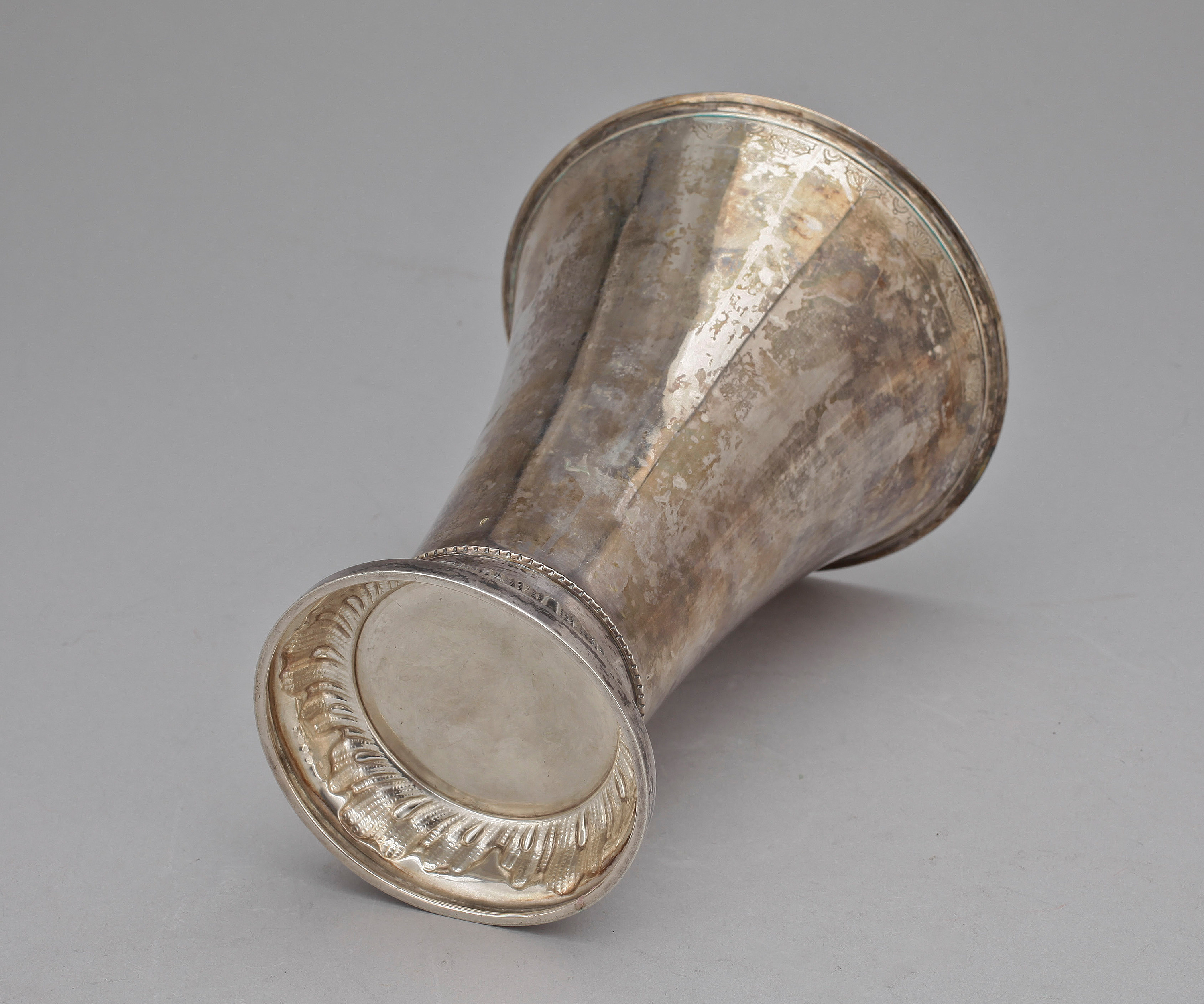 BÄGARE, silver, Carl Strandberg, Ystad, 1915. Totalvikt 338 g. - Bukowskis