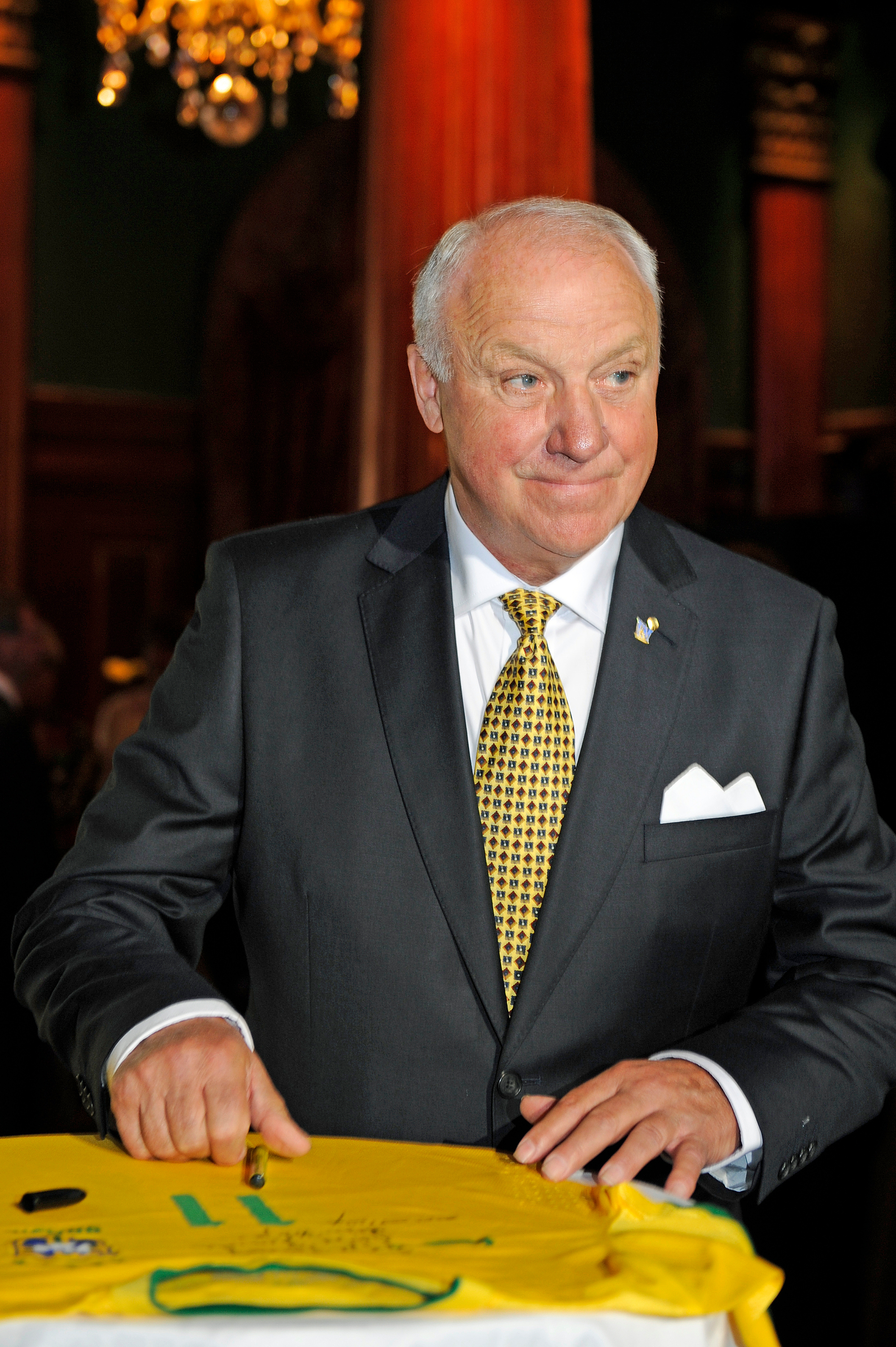 MATCHTRÖJA, signerad av bl a Pelé, Mazzola, Kurt "Kurre" Hamrin och ...