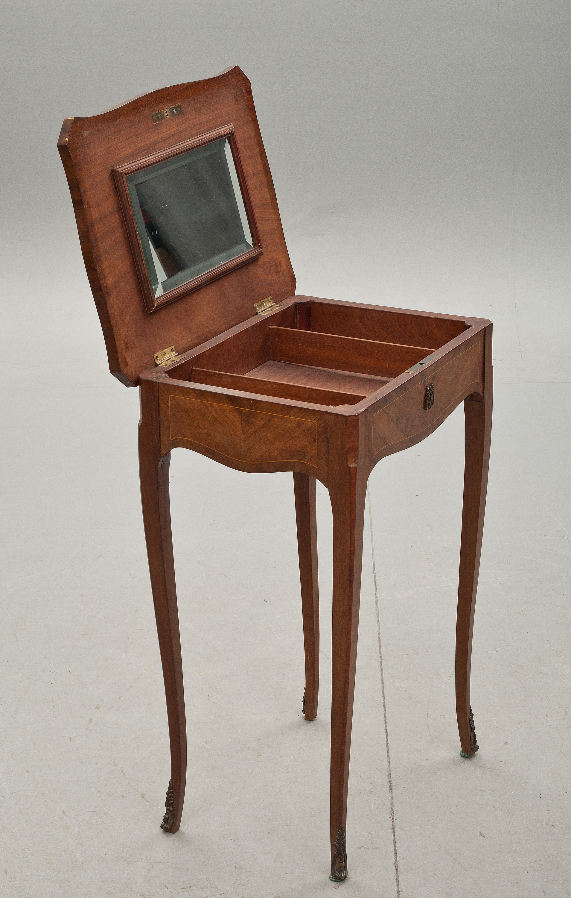 DAMBORD, Louis XV-stil. 1900-tal. - Bukowskis