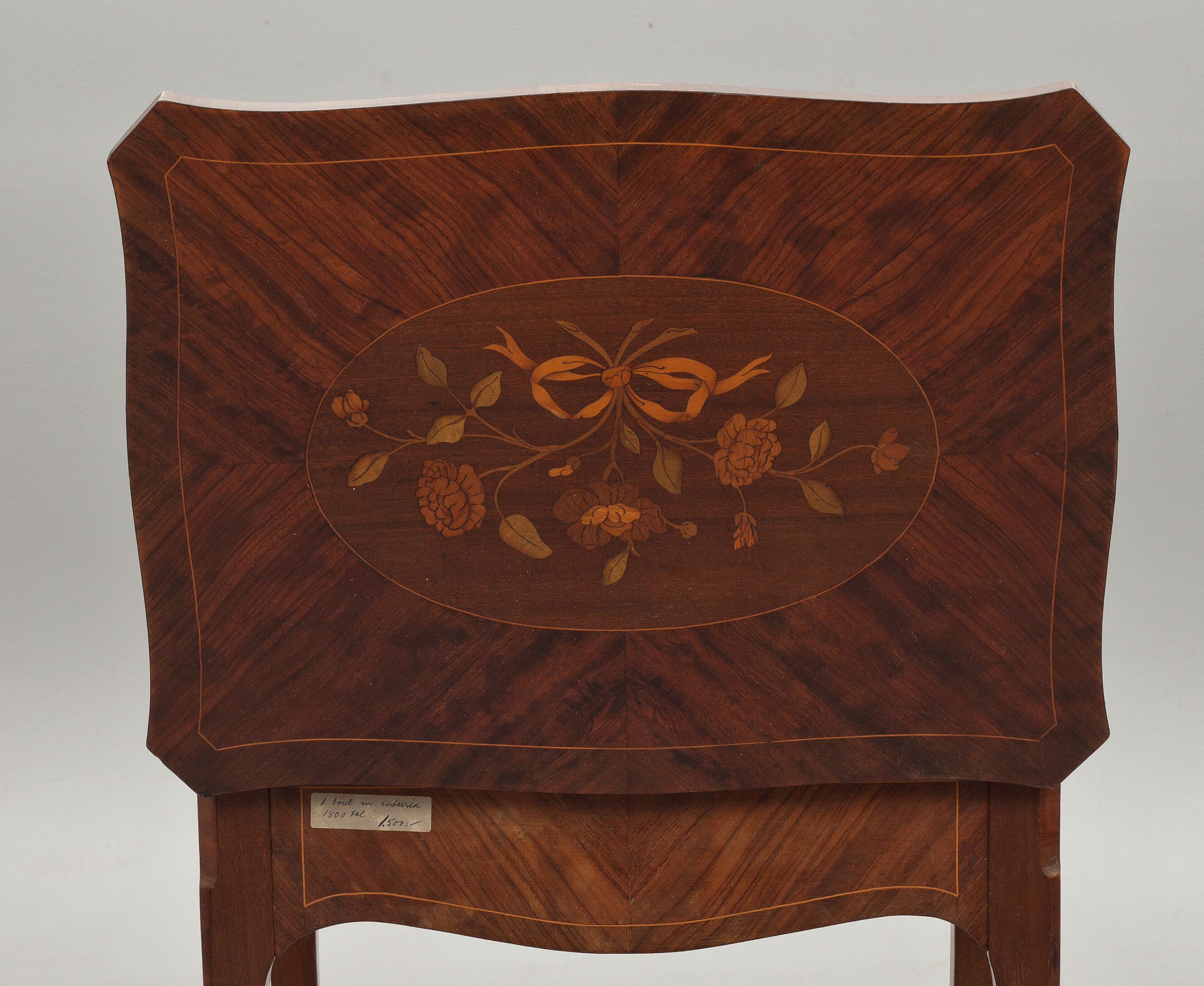 DAMBORD, Louis XV-stil. 1900-tal. - Bukowskis