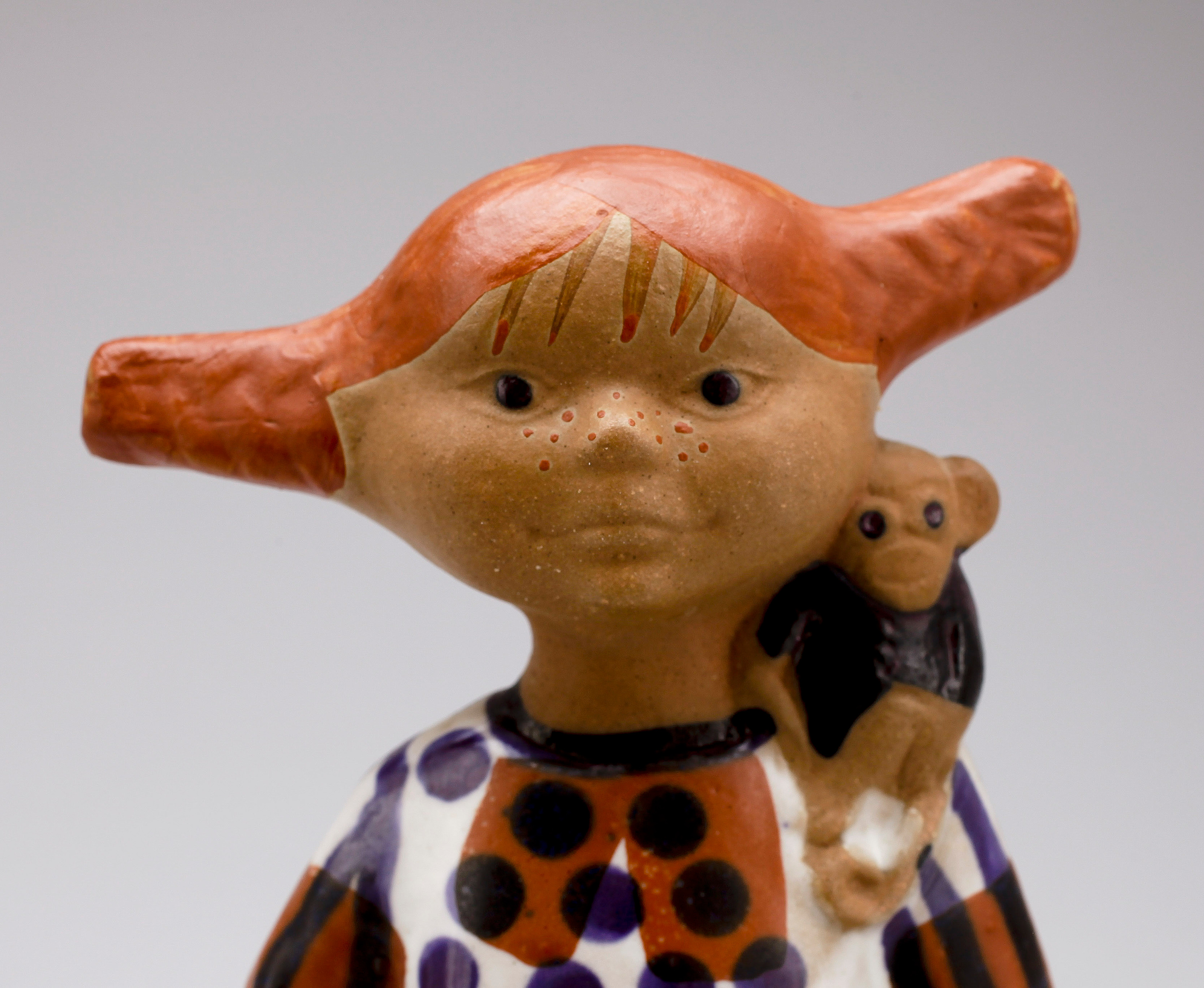 FIGURIN, stengods, Lisa Larson, Gustavsberg, 1900-tal. - Bukowskis